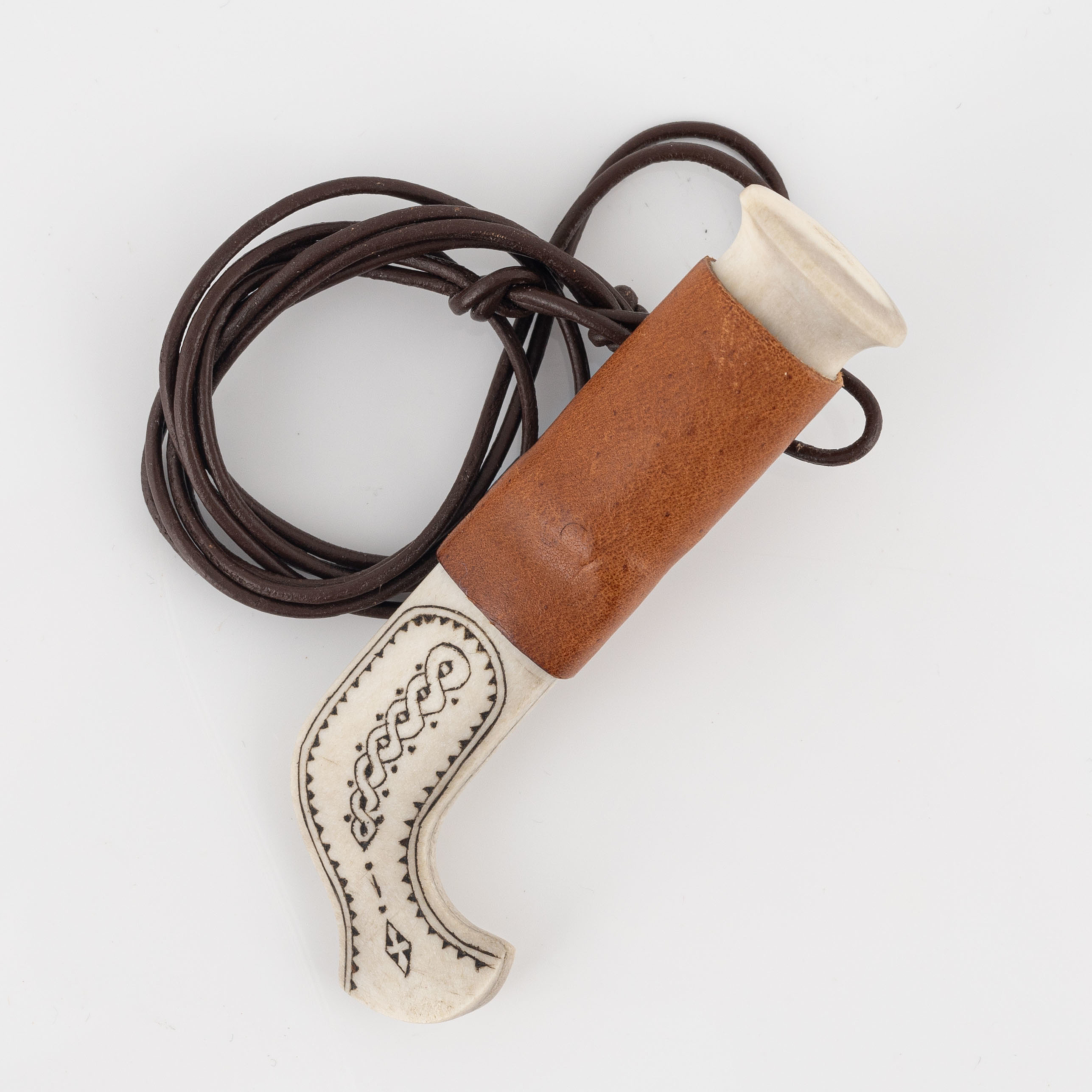 Jan-Erik Skoog smyckeskniv och Per Erik Nilsson, snapskåsa. - Bukowskis