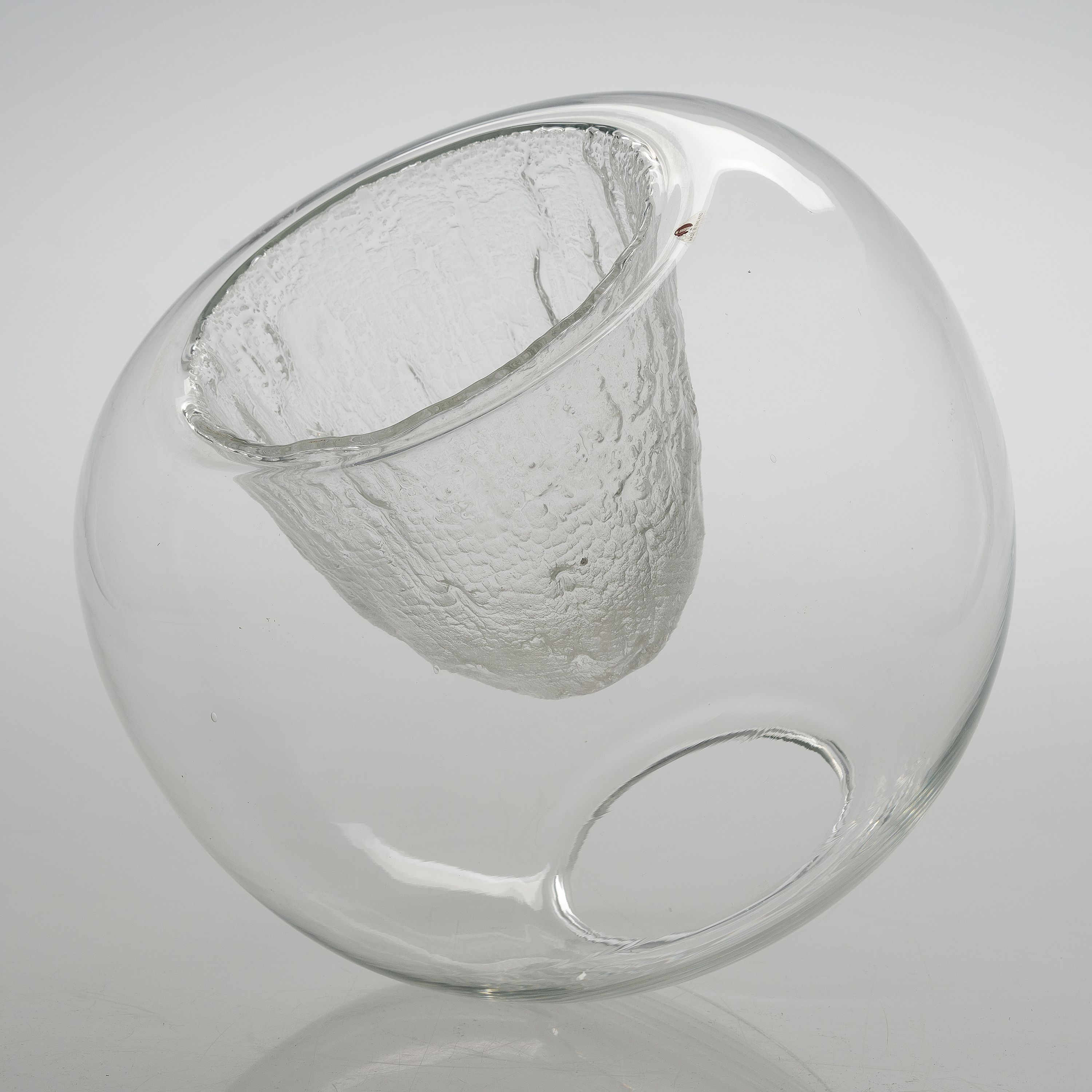 Timo Sarpaneva, an art object from the Finlandia series, signed Timo Sarpaneva 3374. Iittala ...