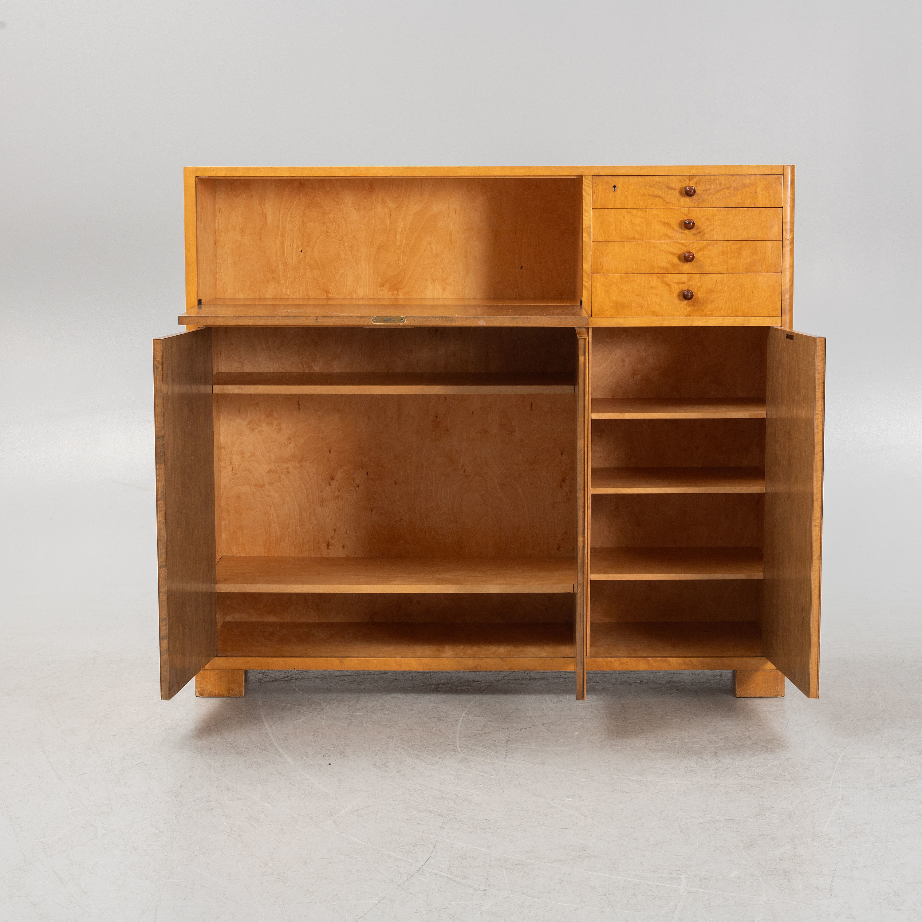 Axel Larsson, skåp, modell "1011" ur "1000-serien", Svenska Möbelfabrikerna Bodafors, 1930-tal ...