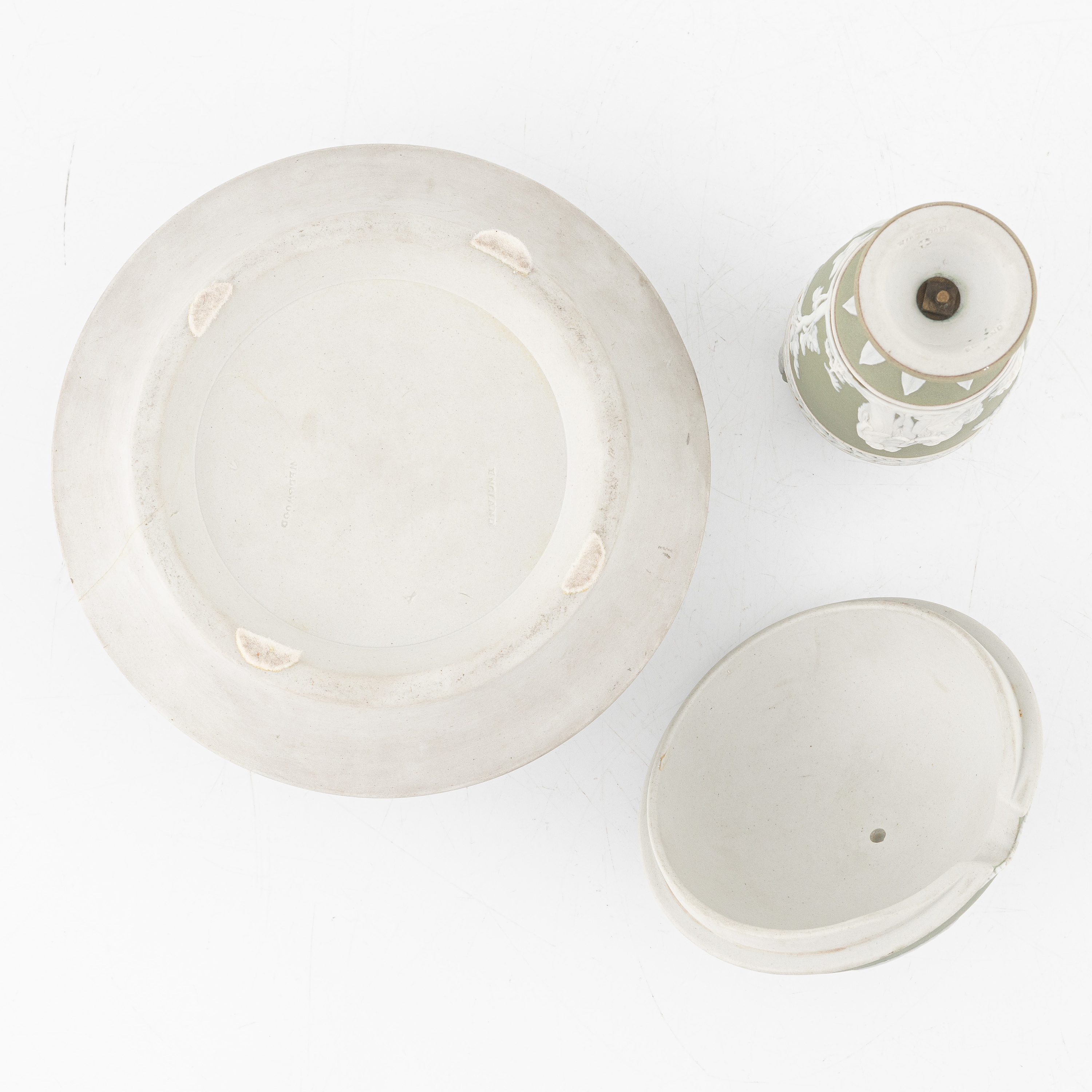 Four pieces of jasperware, Wedgwood, and a pair of jasperware ...