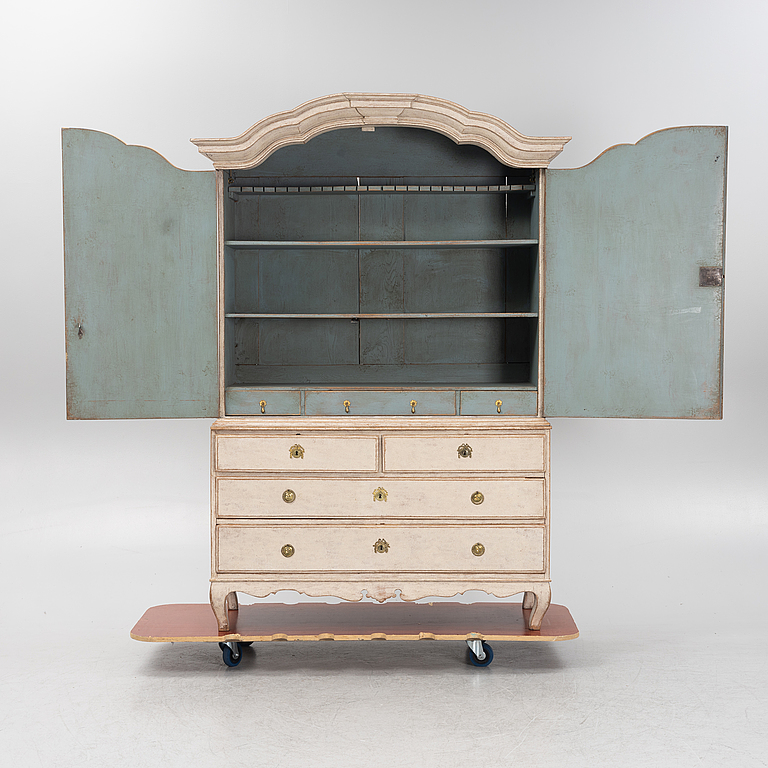 Skåp, rokoko, 1700-tal. - Bukowskis