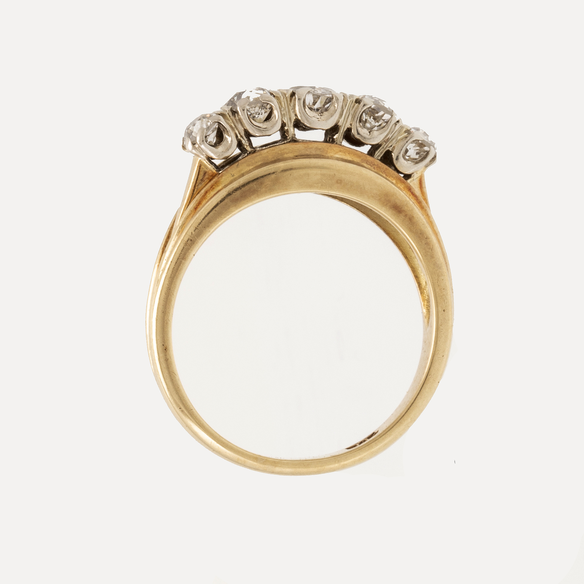 Ring 14K rött och vitt guld med runda gammalslipade diamanter. - Bukowskis