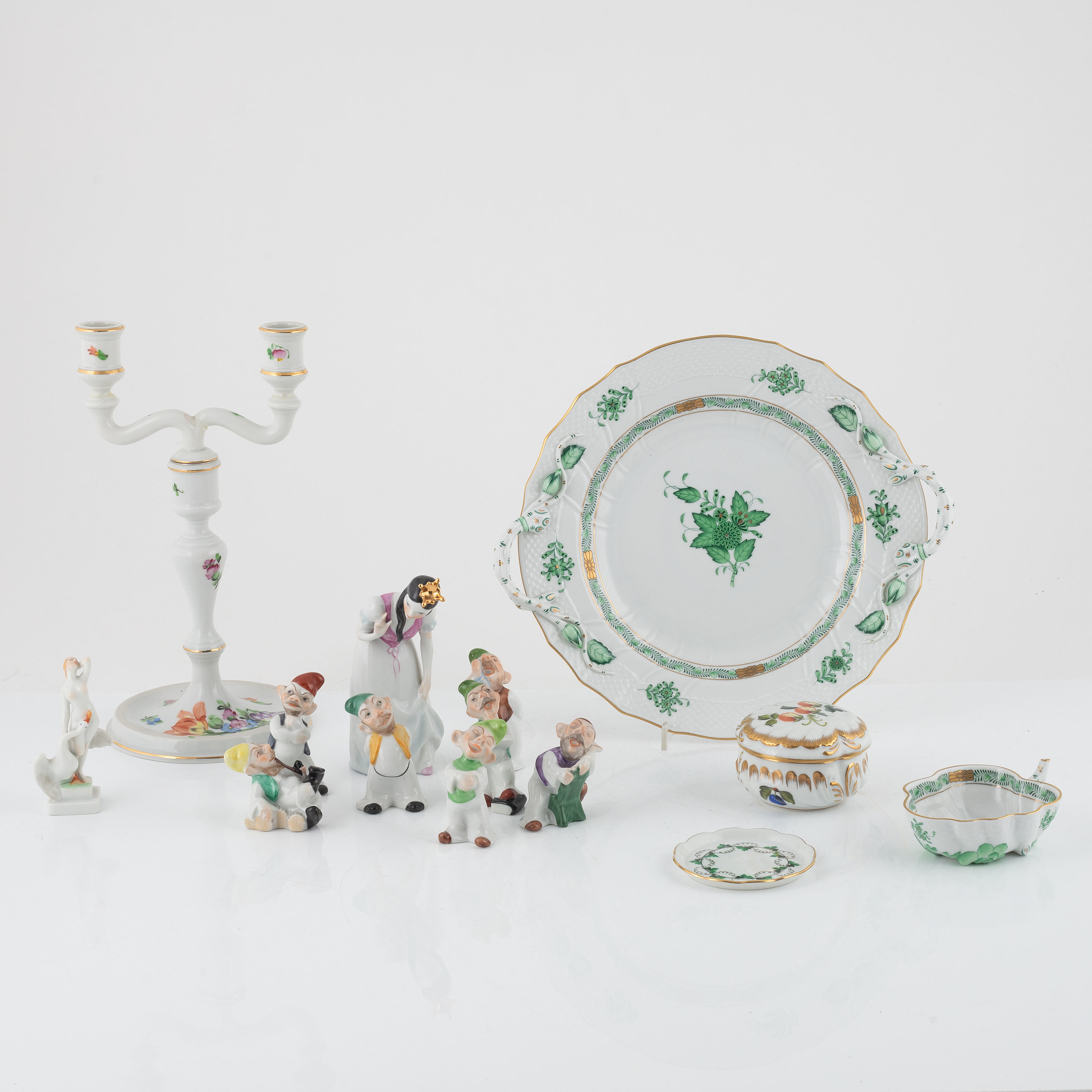 14 pieces of porcelain, Herend, Hungary. - Bukowskis
