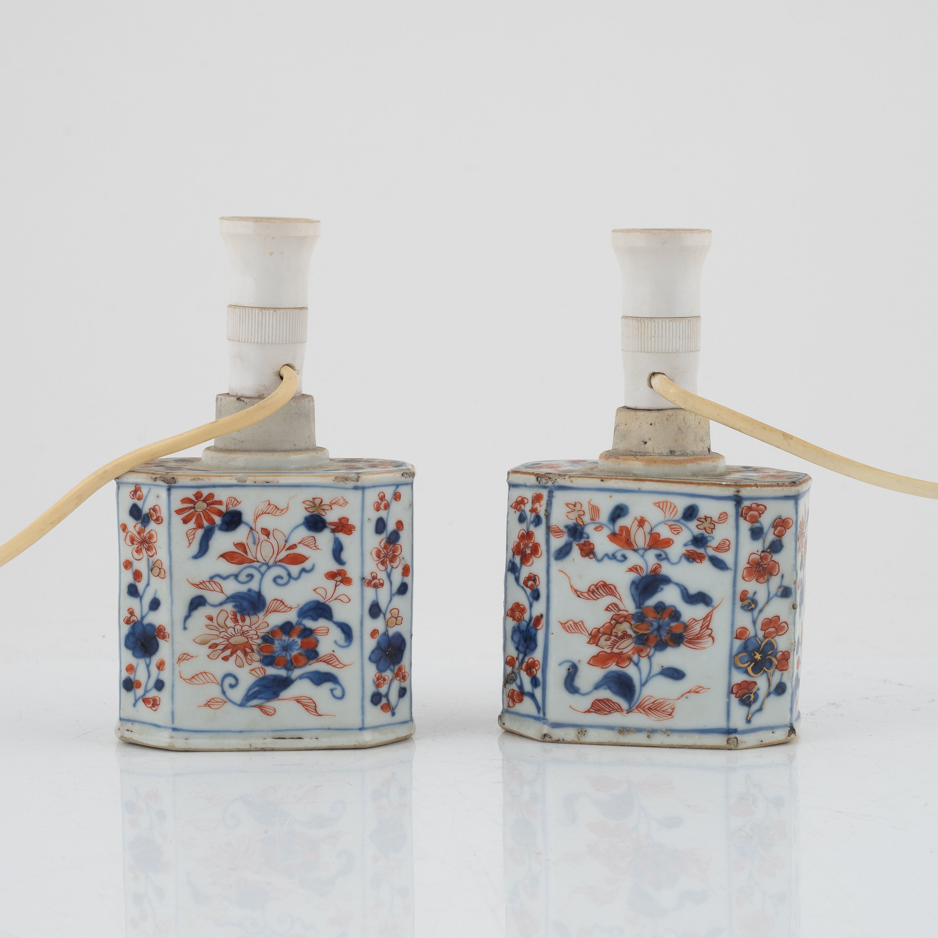 A pair of Chinese porcelain table lights/tea caddys, 18th Century ...