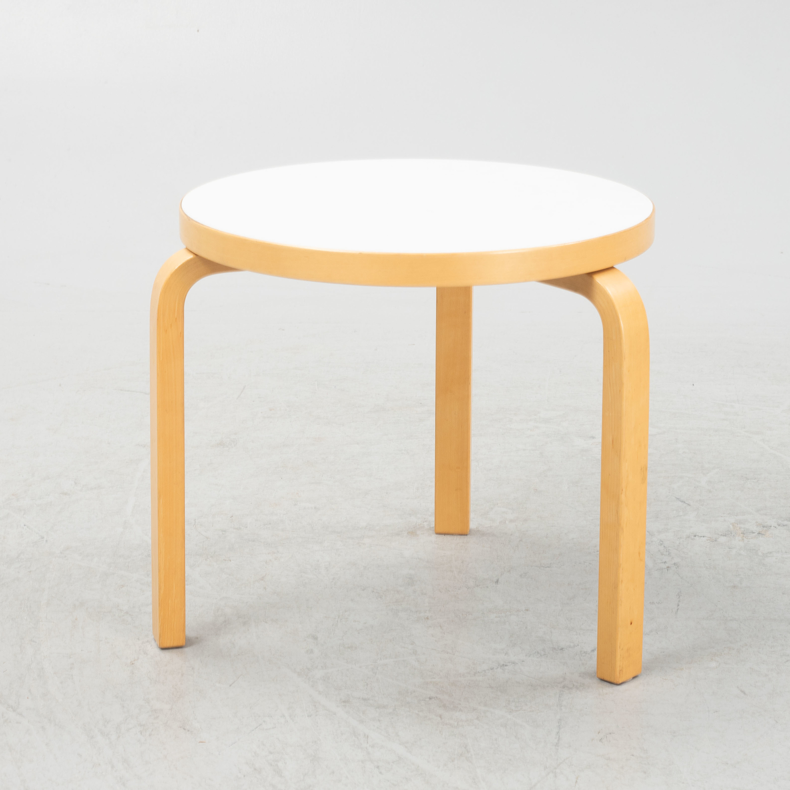 Alvar Aalto, bord, modell 90D, Artek, 1900-talets slut. - Bukowskis