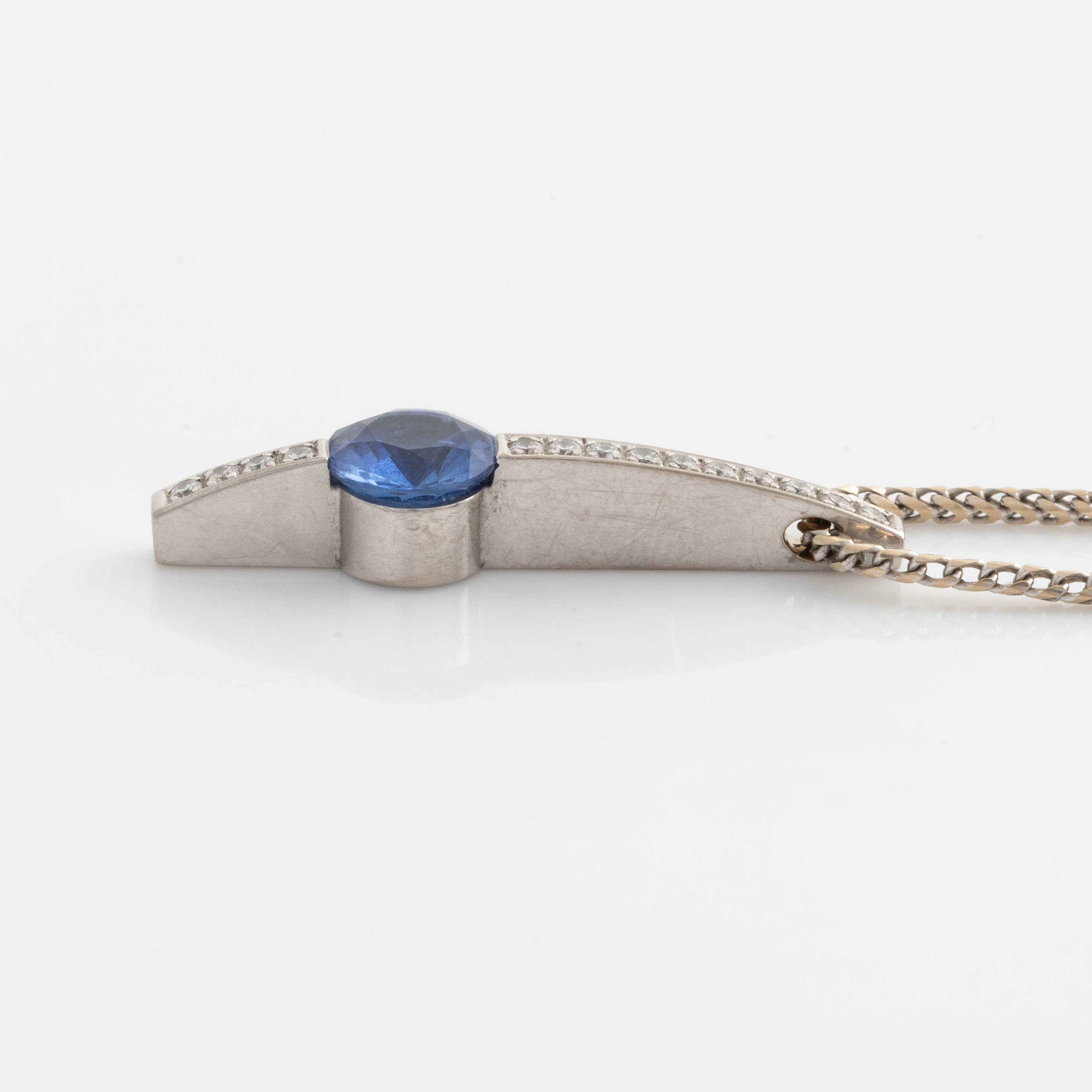 Atelier Ajour necklace in 18K white gold with sapphire and brilliant ...