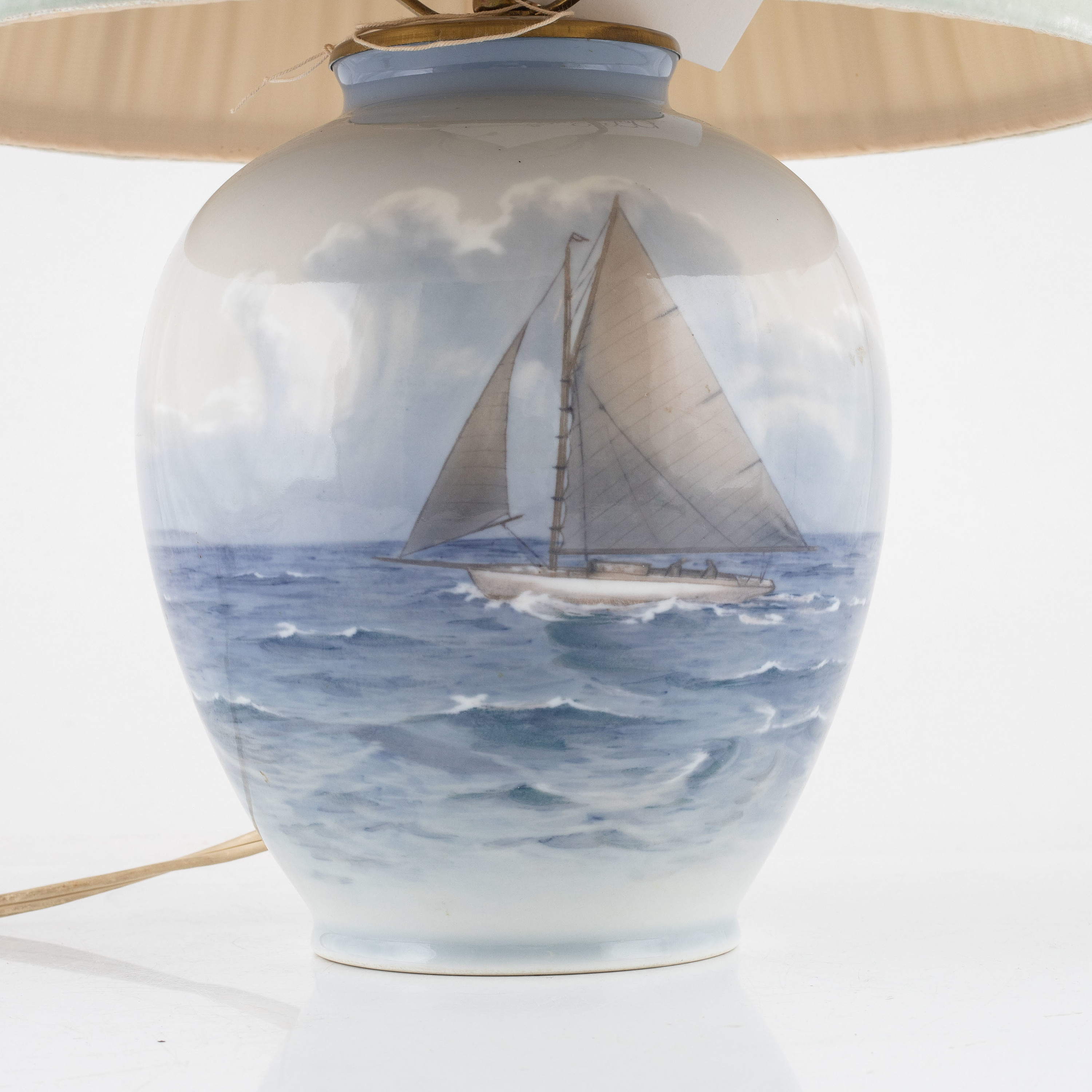 Bing & Grøndahl, bordslampa, porslin, Danmark. - Bukowskis