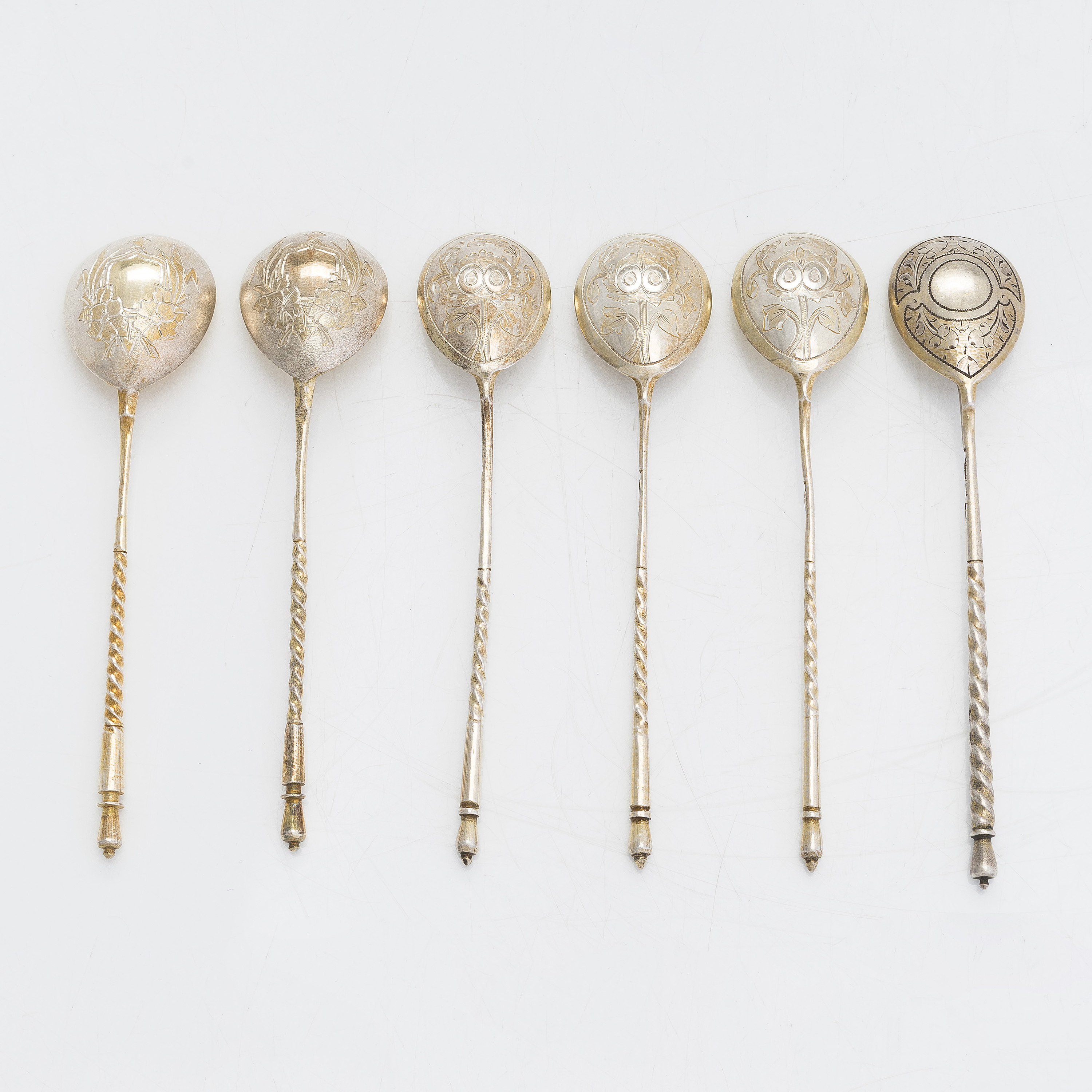 Teskedar, 6 st, förgyllt silver, Moskva 1886-87. - Bukowskis