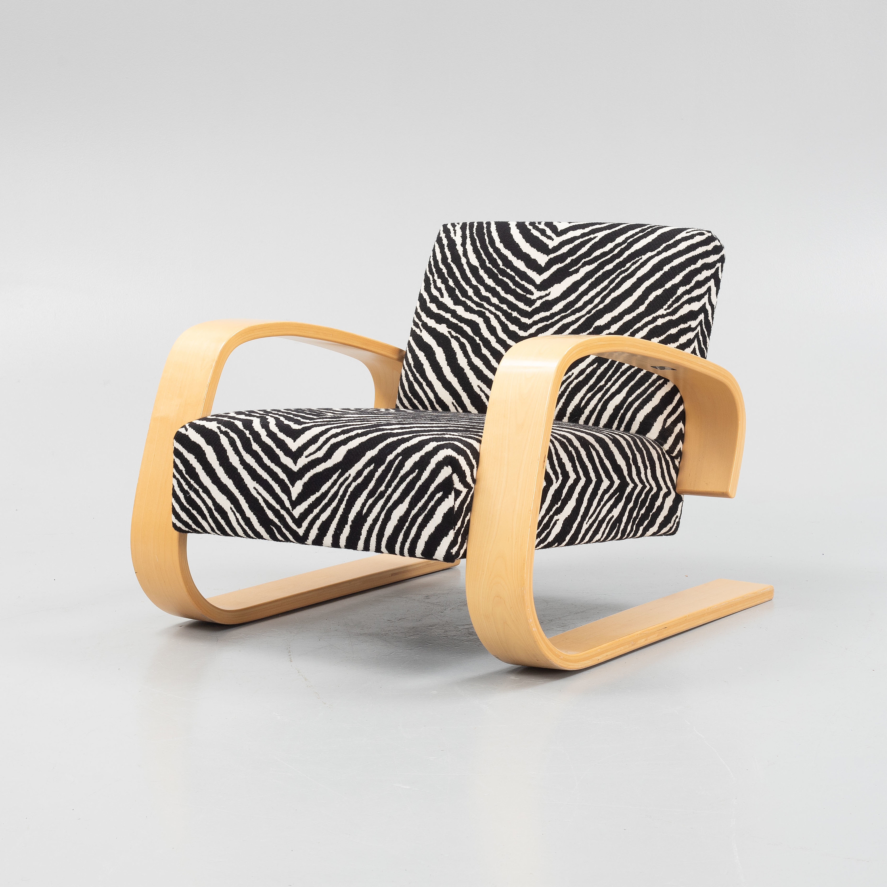 Alvar Aalto, fåtölj, "Tank chair", modell 400, Artek, Finland, 2006 ...