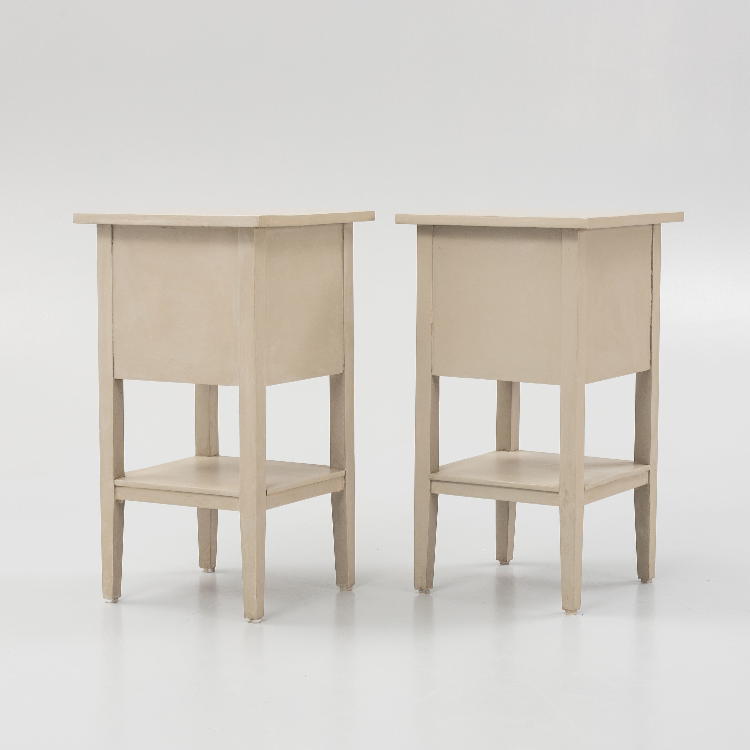Bedside tables, a pair, first half of the 20th century. - Bukowskis
