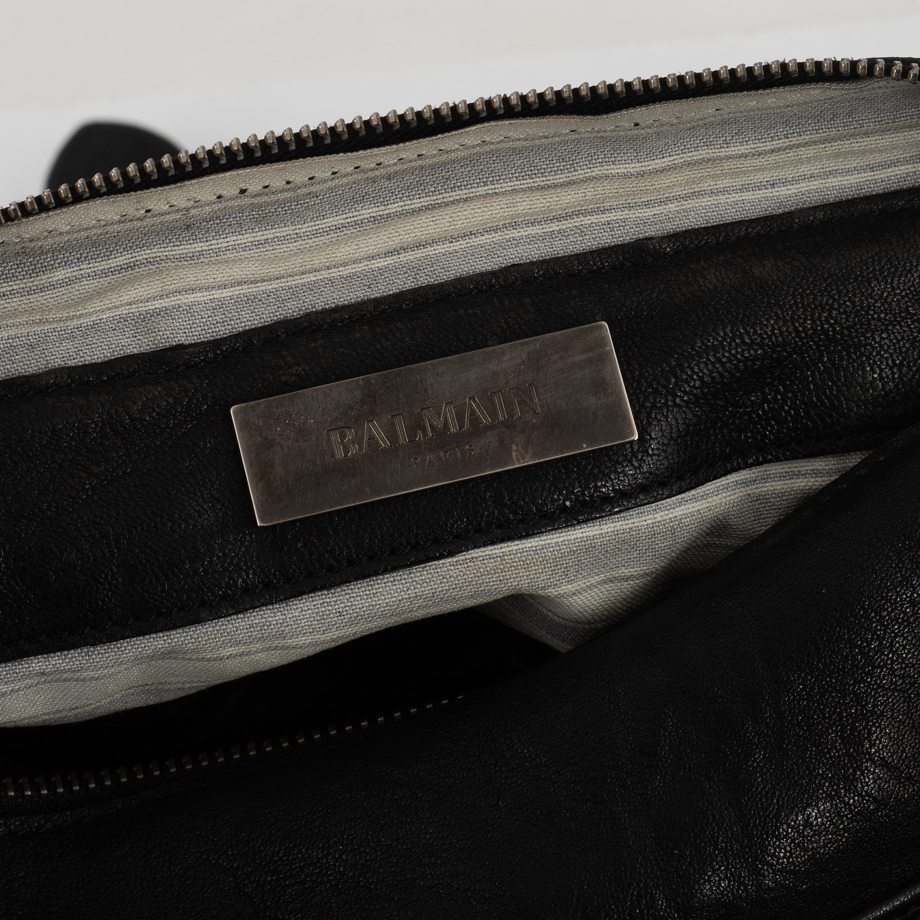 Balmain, a cross body bag. - Bukowskis