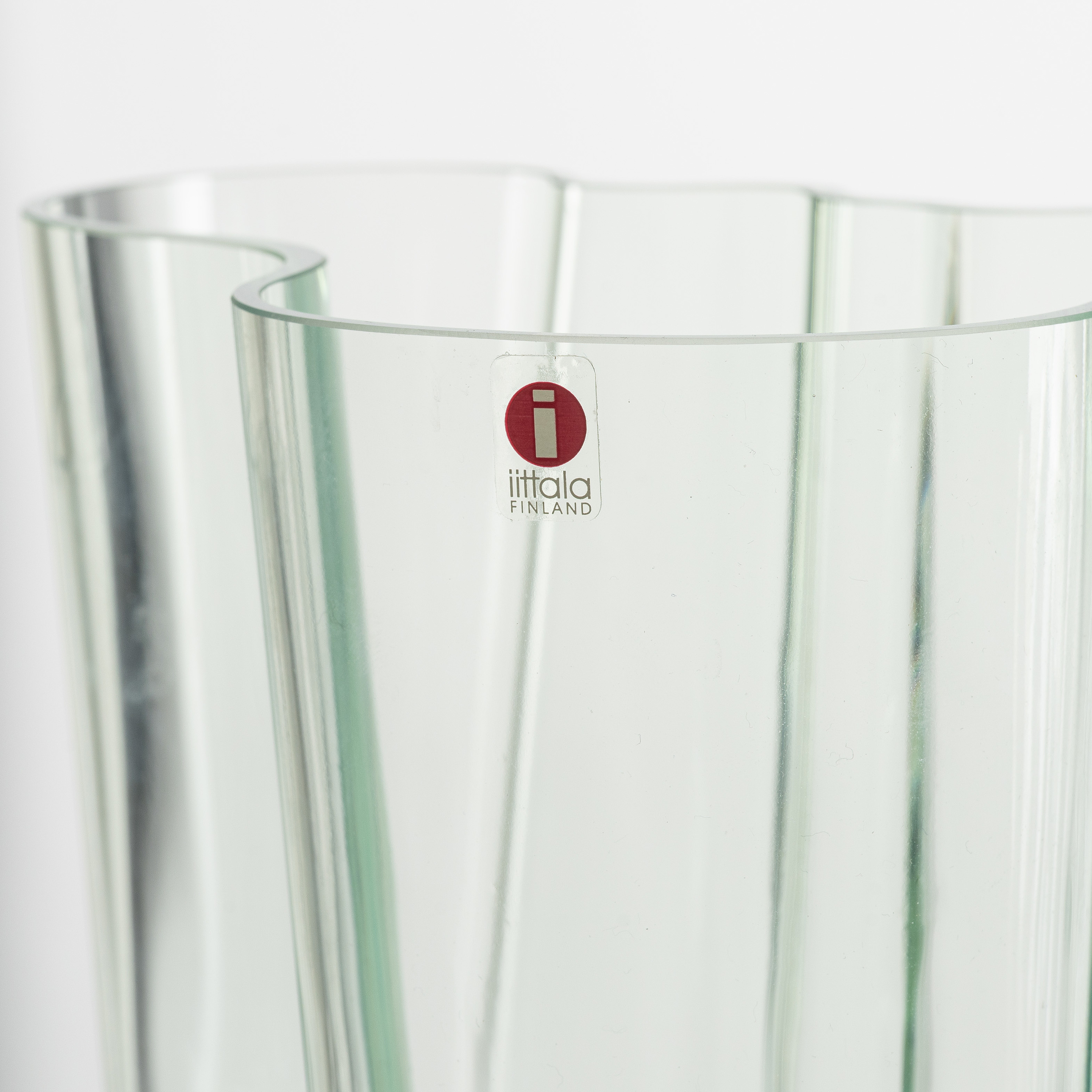 Alvar Aalto, three "Savoy" glass vases, Iittala, Finland. - Bukowskis