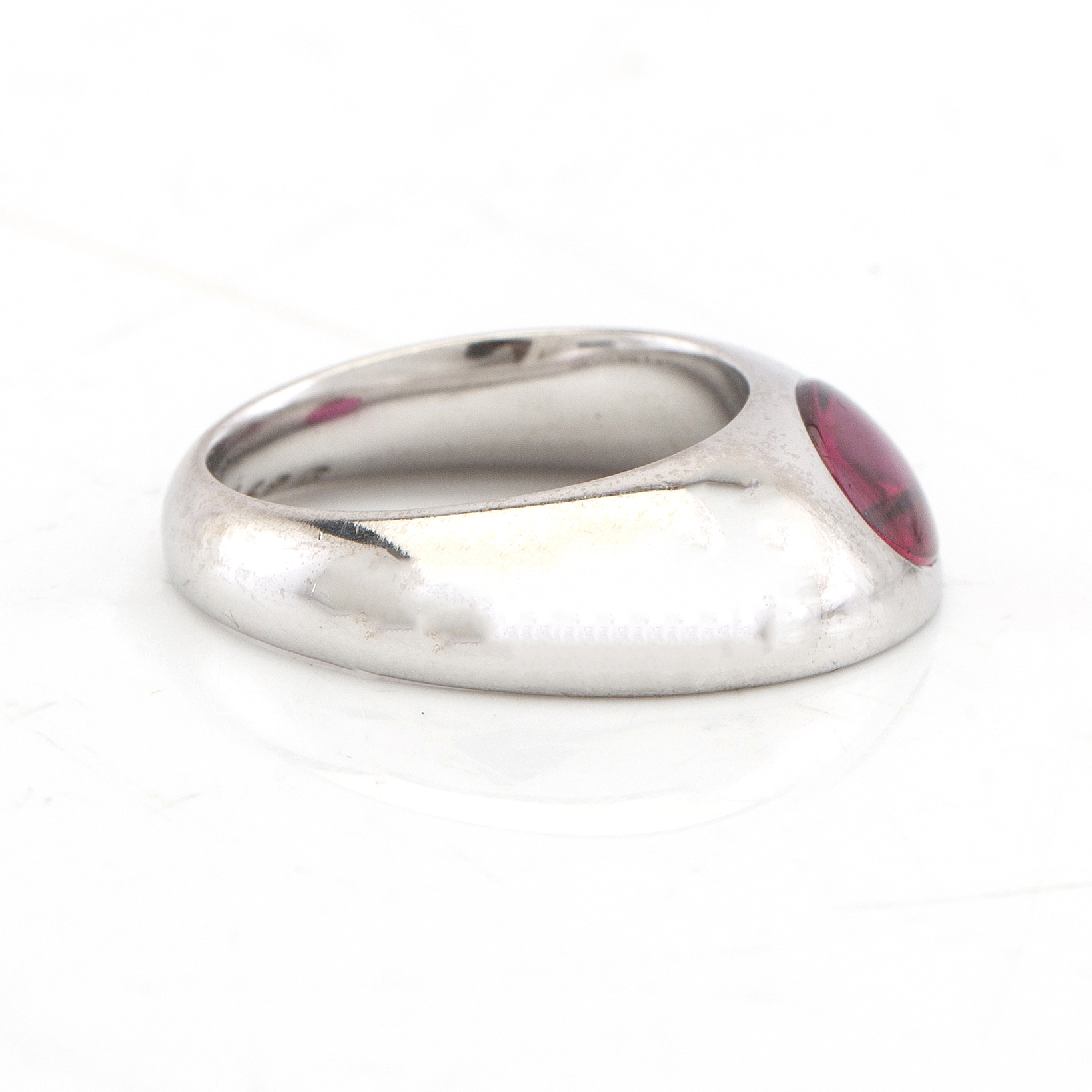 Georg Jensen ‘Eclipse’ ring 18K vitt guld med cabochonslipad rubelit ...