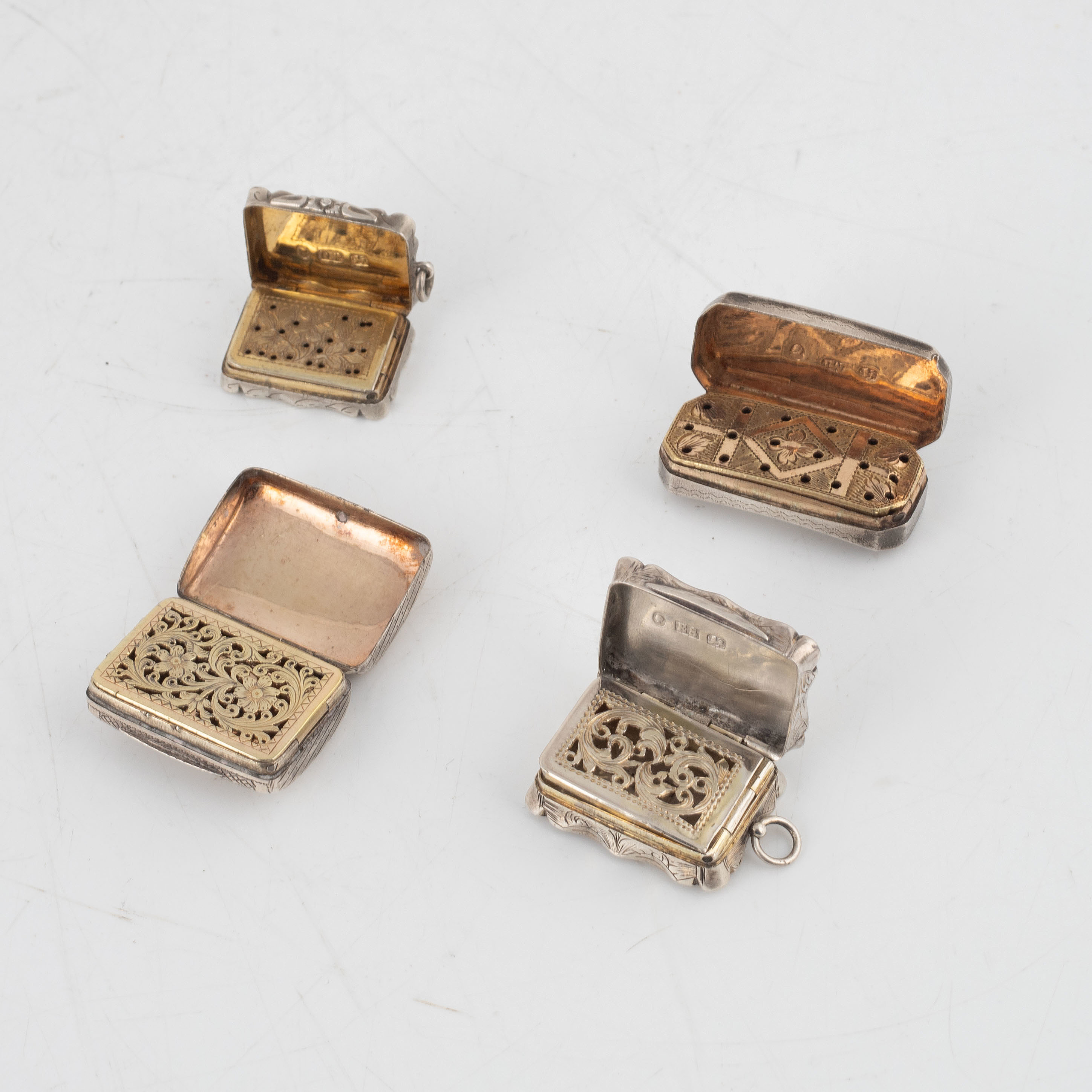Four silver snuff boxes, including England. - Bukowskis