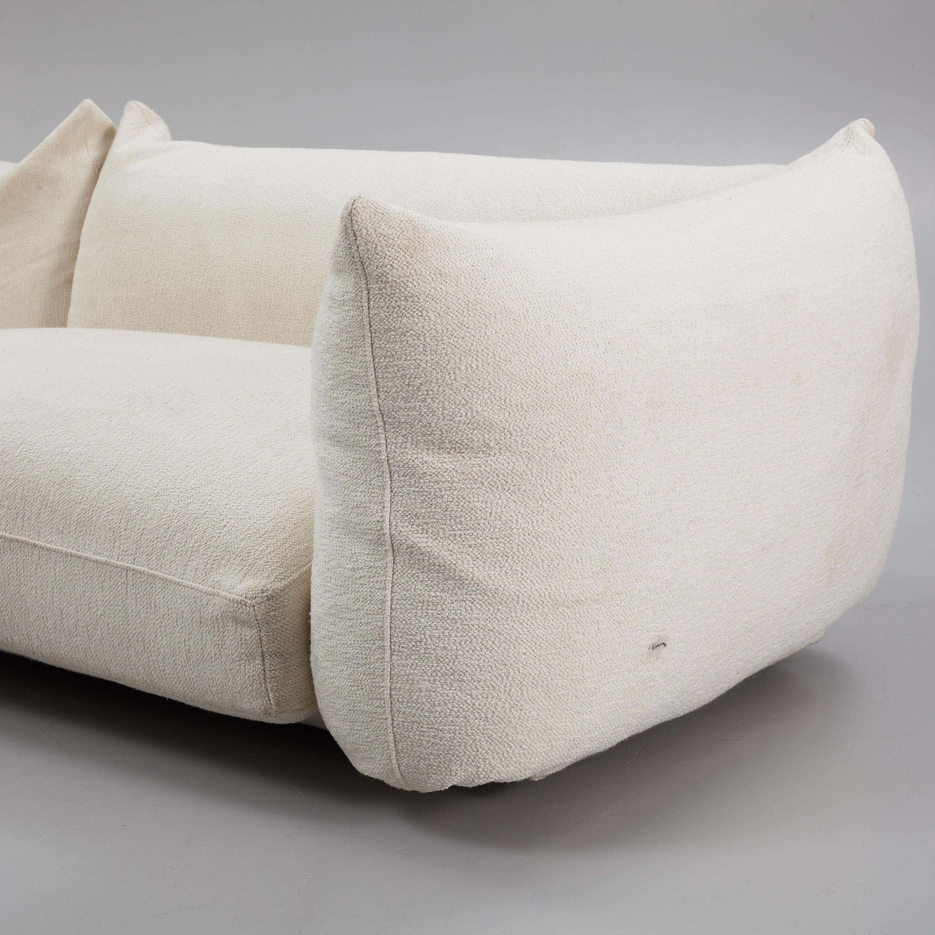 A sofa by Lotta Agaton Interiors for Layered. - Bukowskis