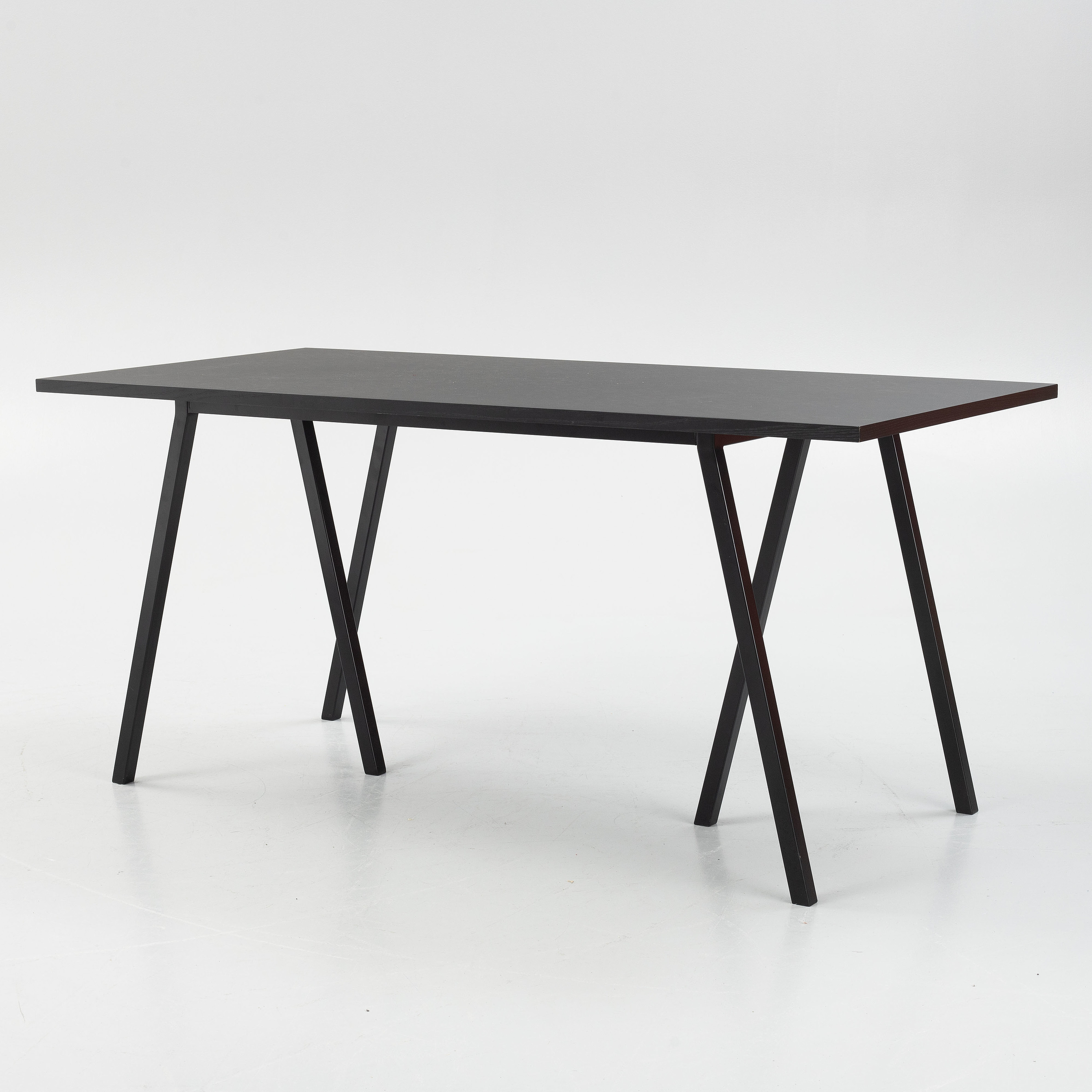 Leif Jørgensen, a 'Loop Stand' dining table, Hay, Denmark. - Bukowskis