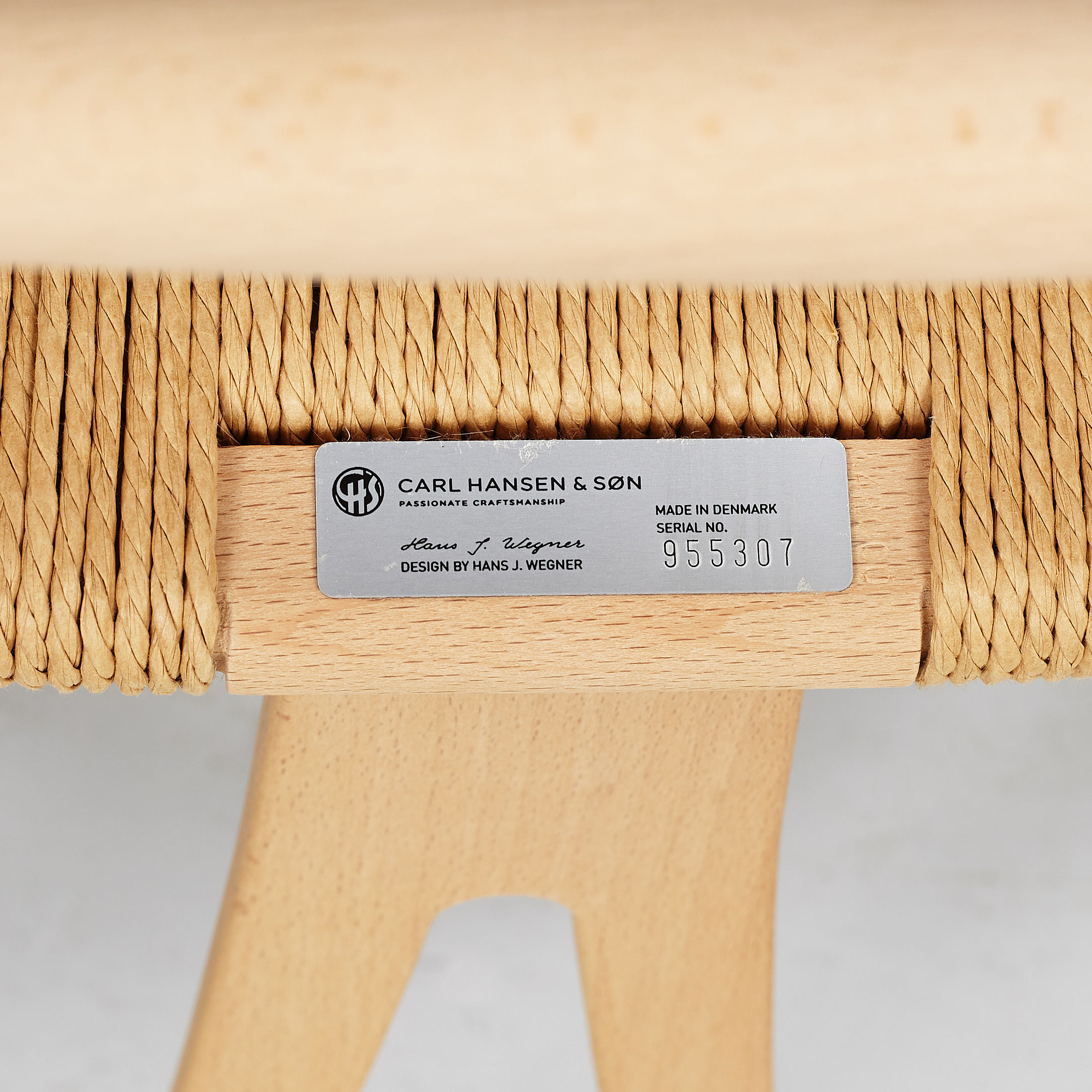 Hans J. Wegner, stolar, ett par, modell CH-24/ "Y-stolen", med dynor, Carl Hansen & Søn, Danmark ...