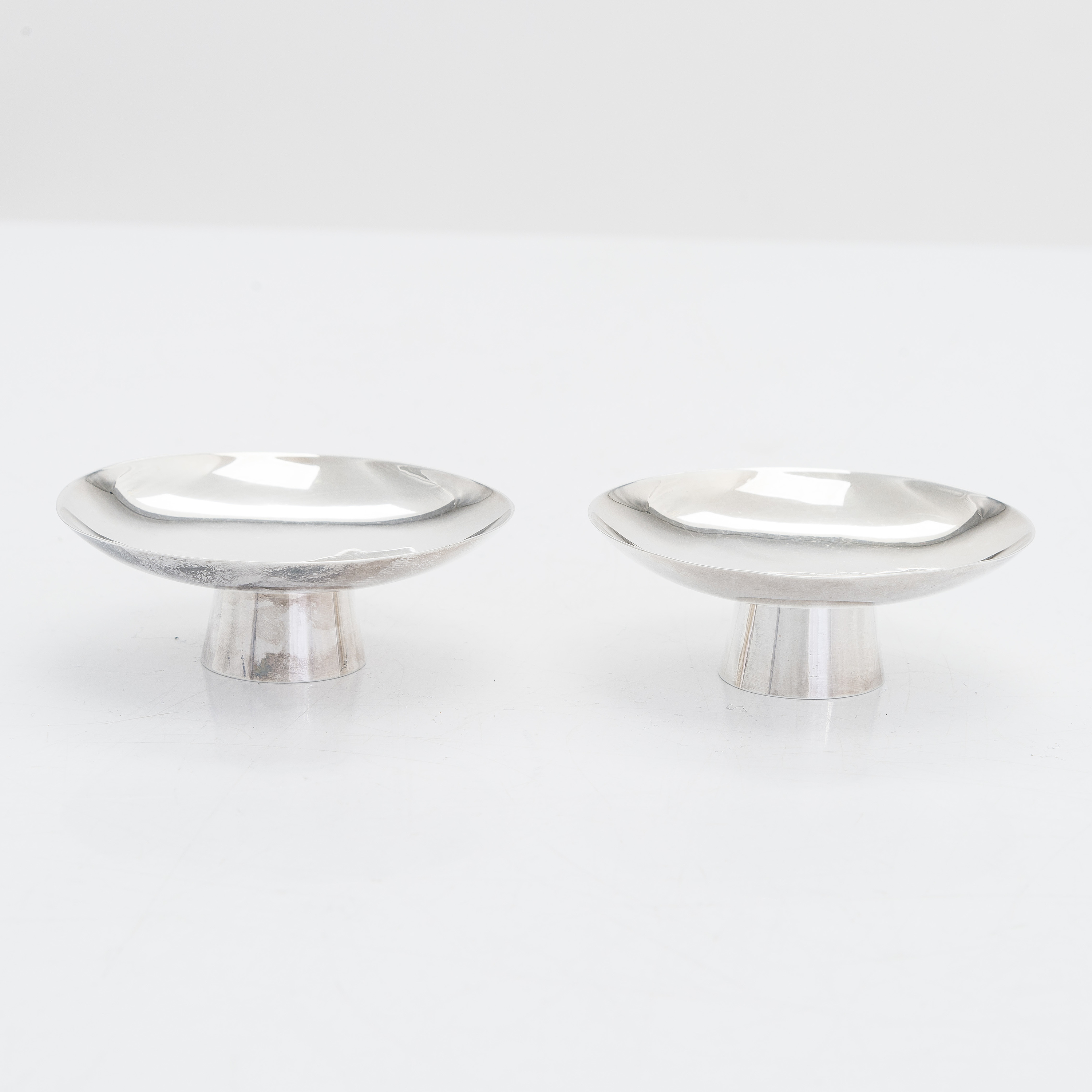 A 6-piece set of silver sakazuki sake cups, Suzuyo, Japan, marked with ...