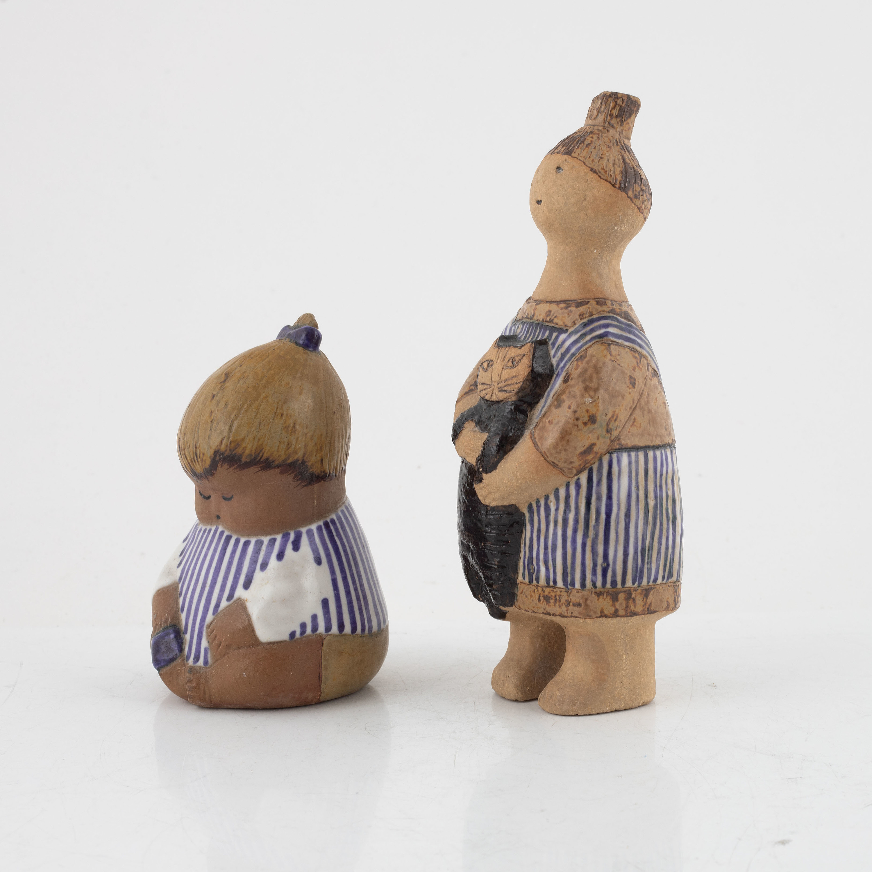 Lisa Larson, figurines, 2 pcs, stoneware, Gustavsberg. - Bukowskis