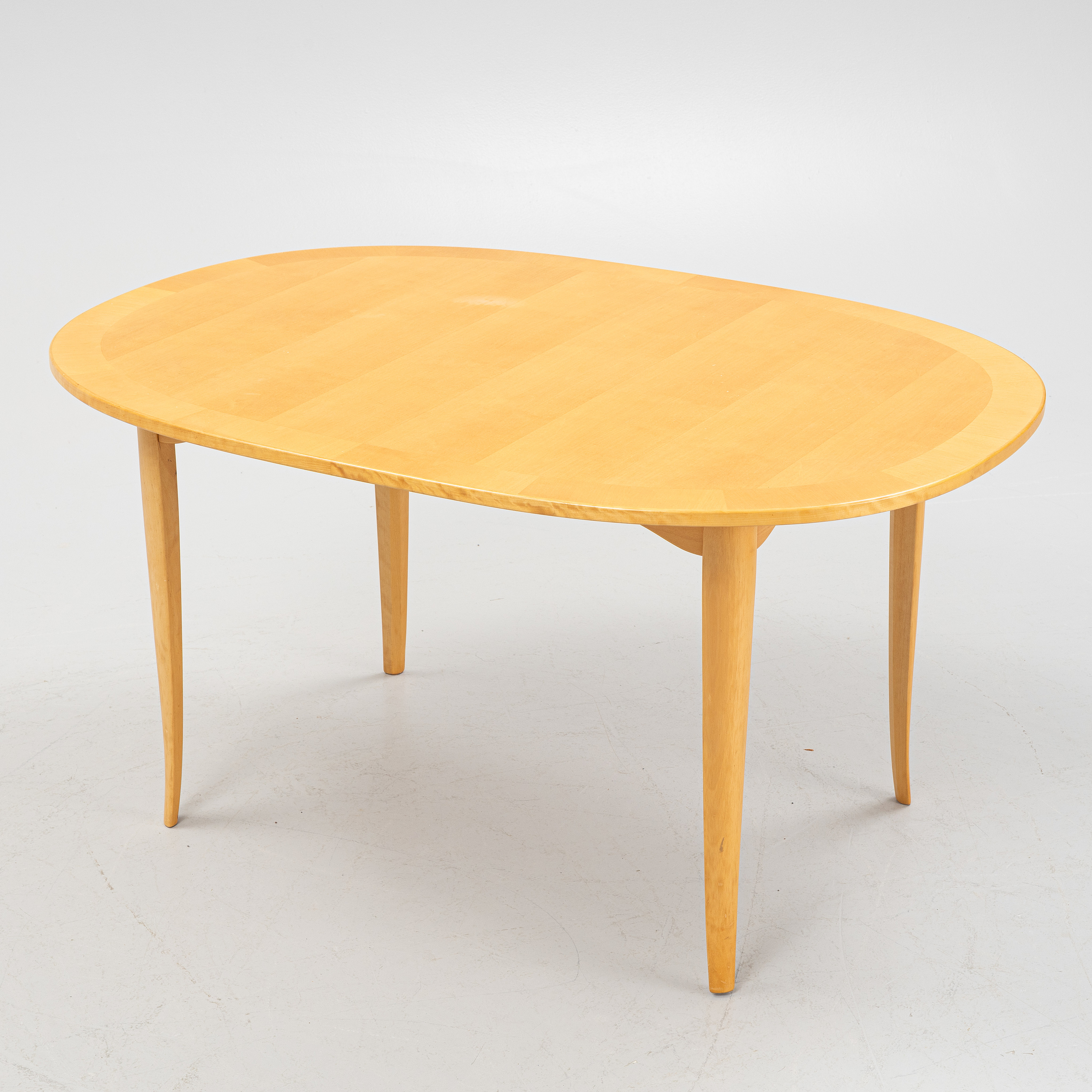 Carl Malmsten, soffbord, "Ovalen". - Bukowskis