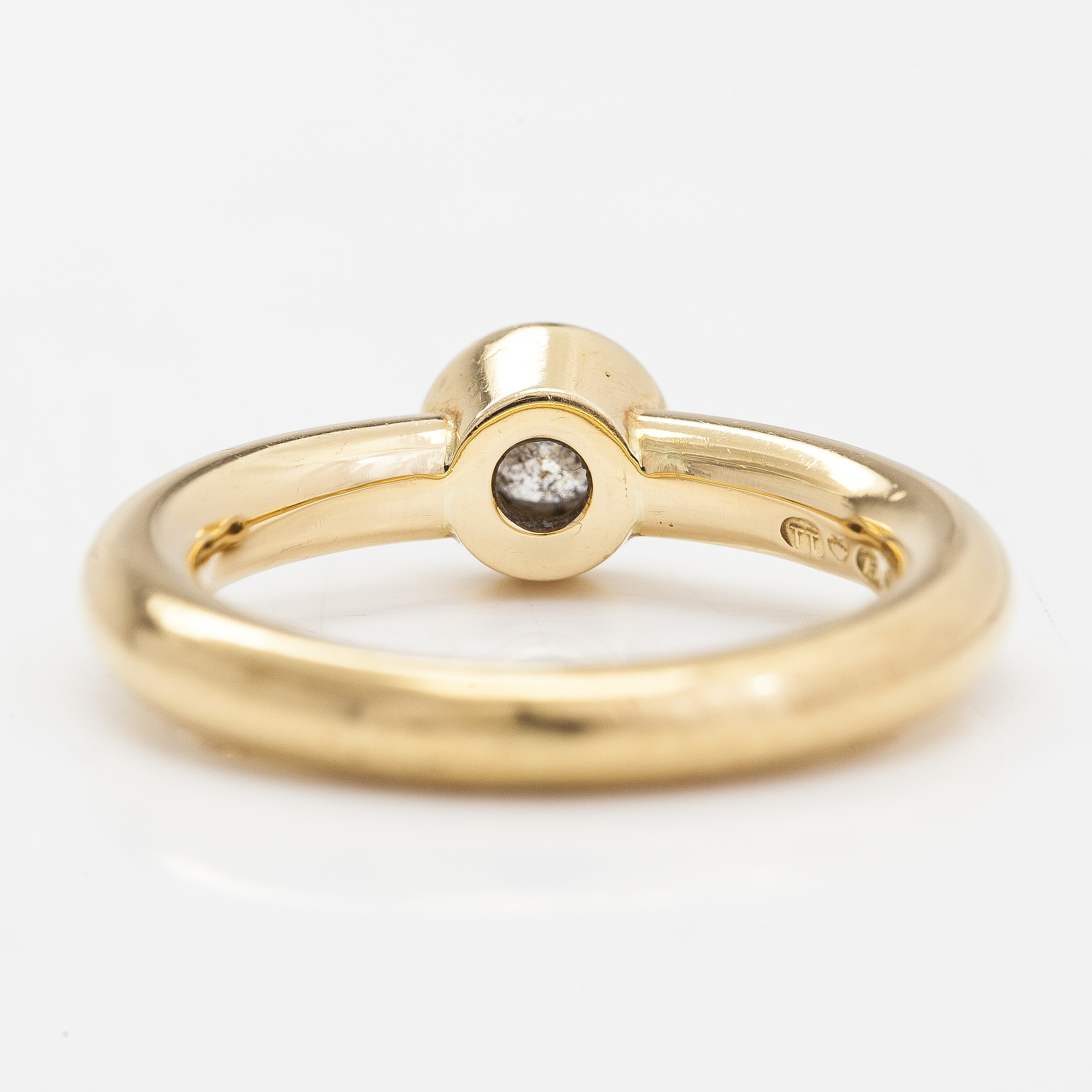 Torbjörn Tillander, an 18K gold ring, brilliant-cut diamond approx. 0.25 ct. Helsinki 1998 ...