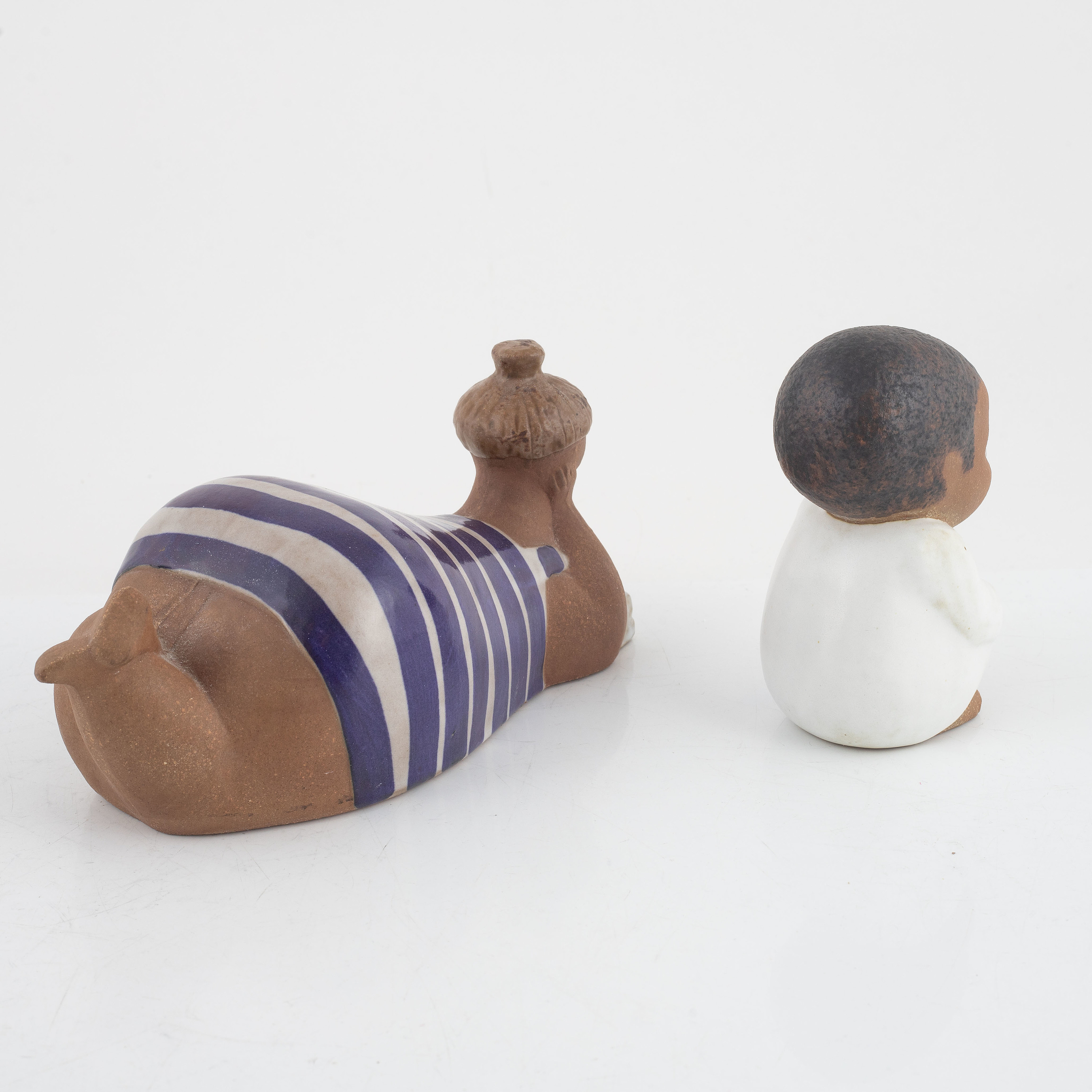 Lisa Larson, figuriner, 2 st, Gustavsberg. - Bukowskis