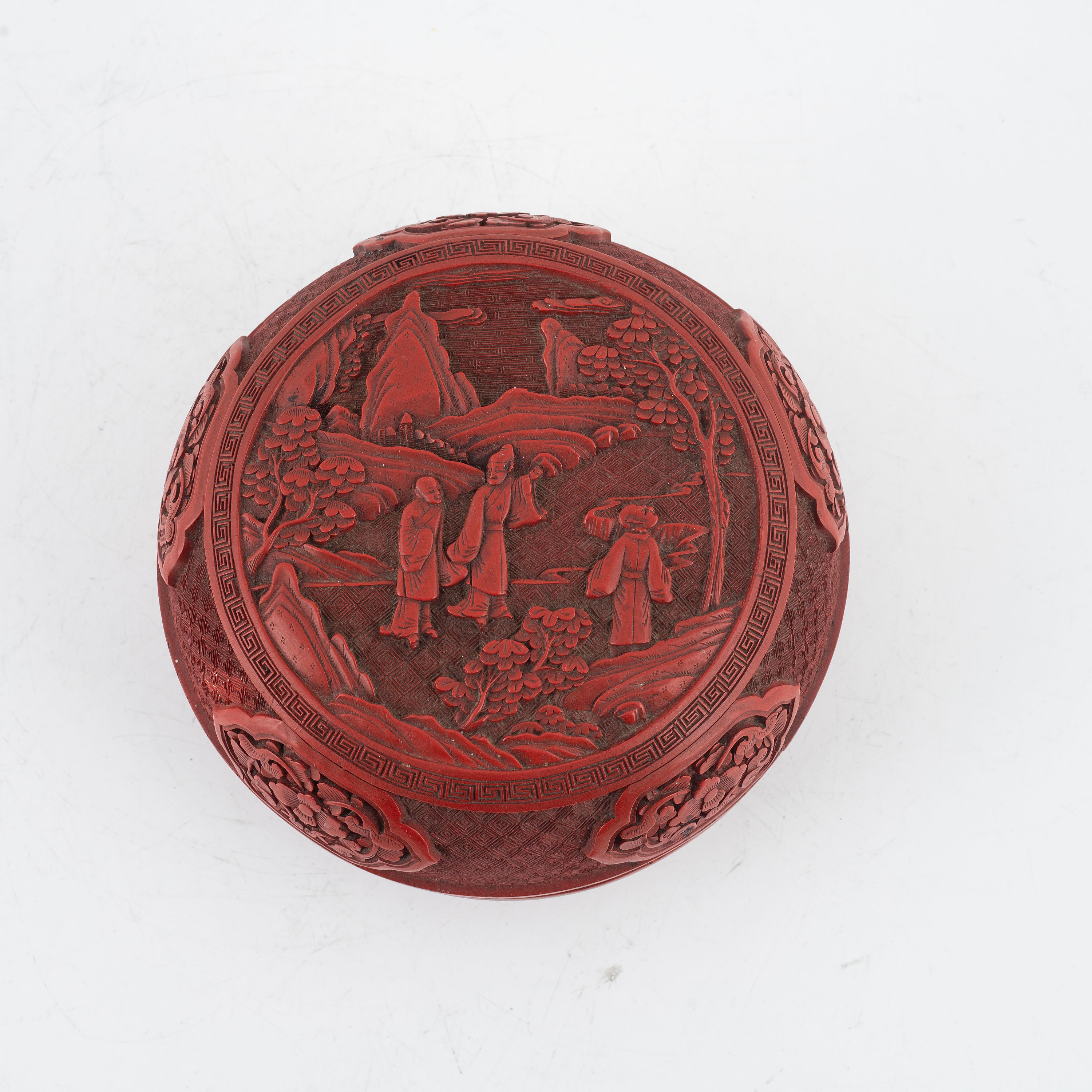 A Chinese red lacquered box, 20th century. - Bukowskis