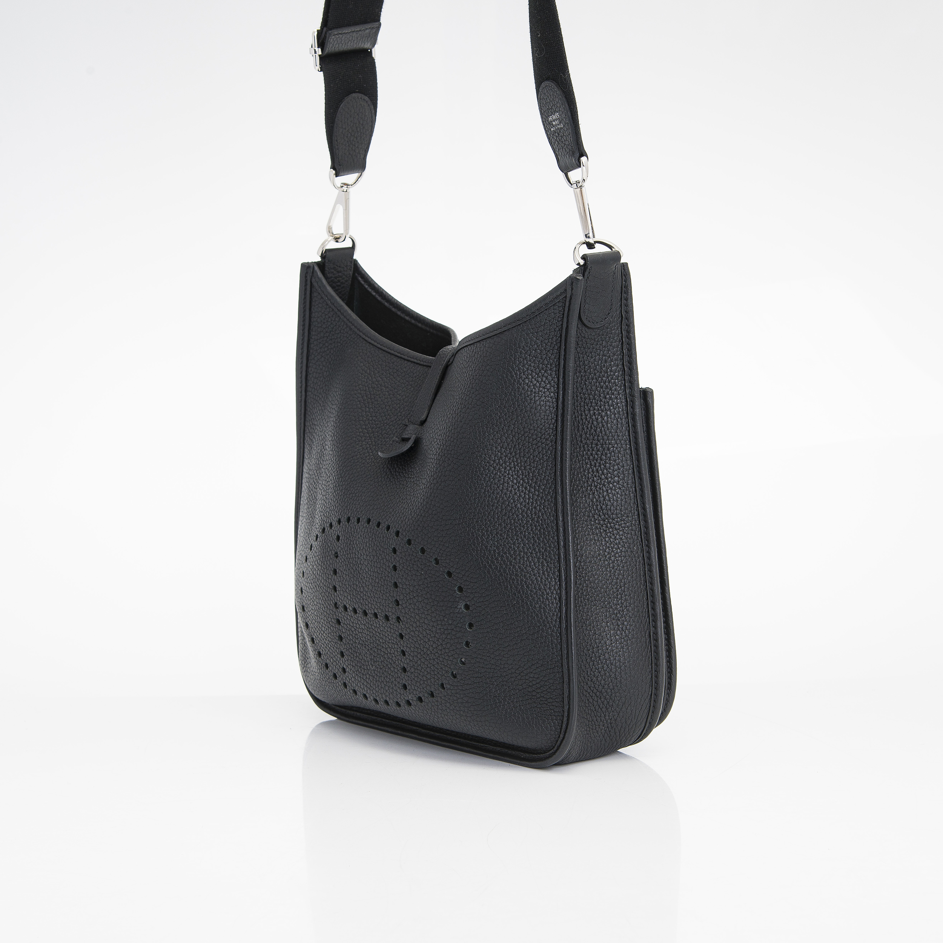 Hermès, a black "Evelyne III 29" bag, 2022. - Bukowskis