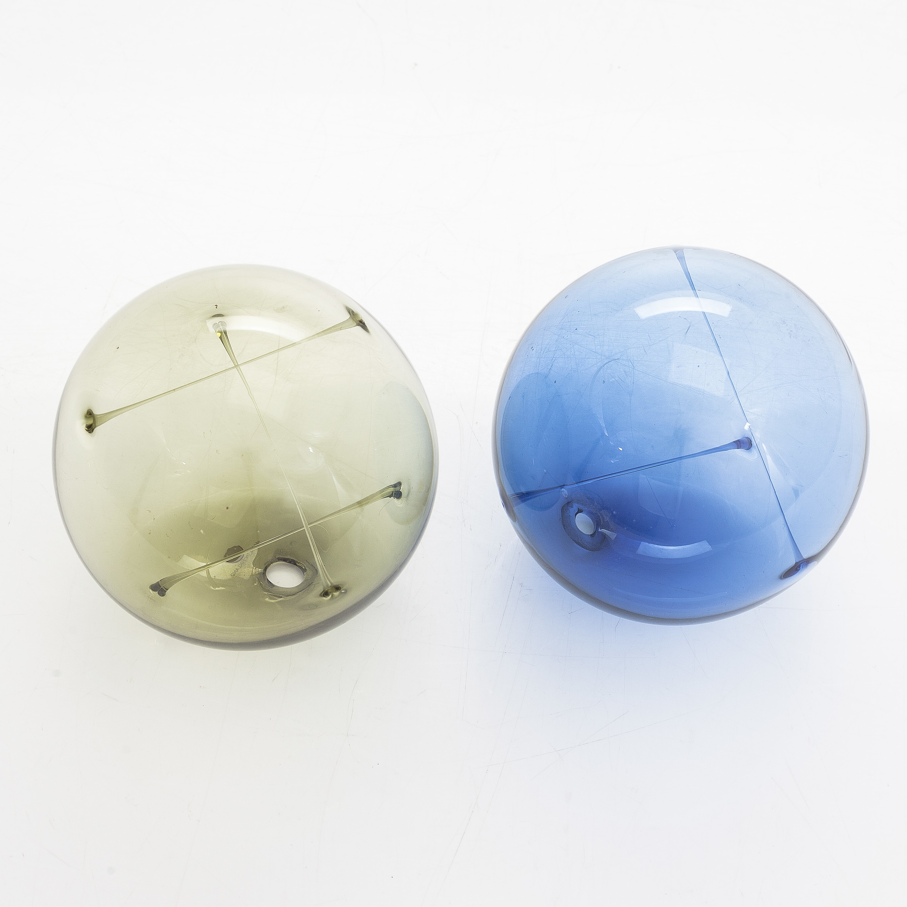 Timo Sarpaneva, two "Aurinkopallo" Art glass bolls, Iittala, Finland ...