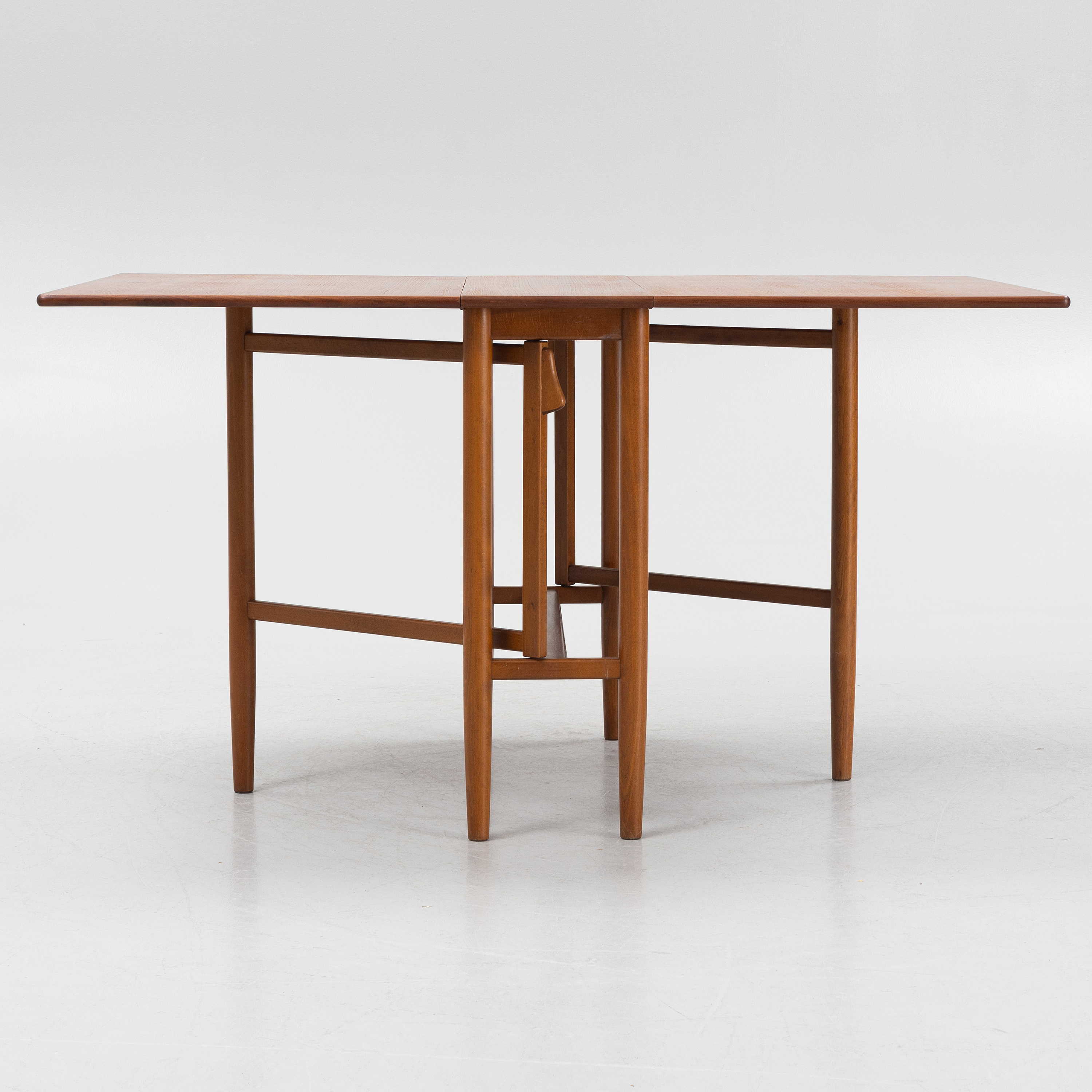 A teak gate-leg table, Scandinavian Modern, 1950's. - Bukowskis