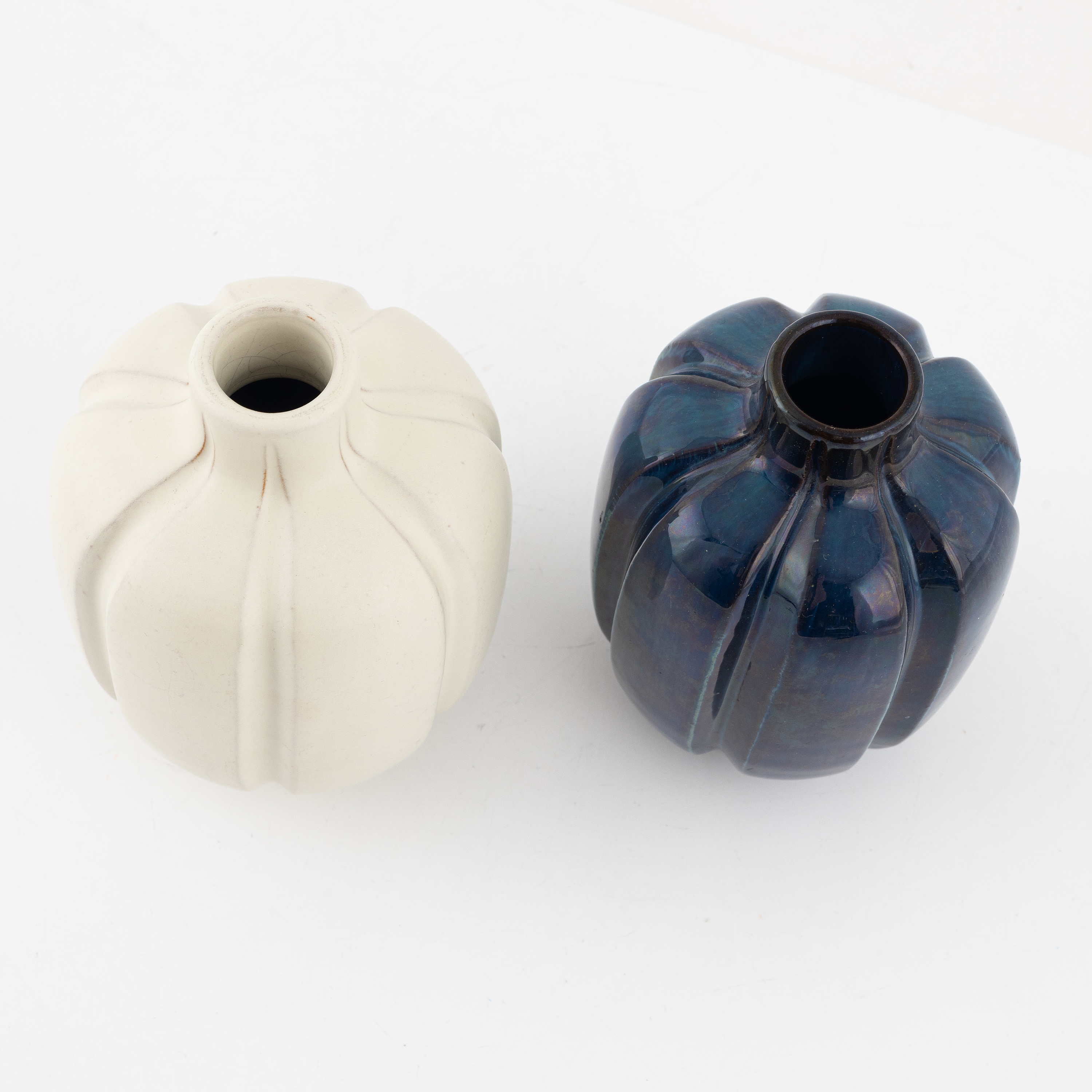 Vicke Lindstrand, vaser, 2 st, Upsala-Ekeby, 1940-tal. - Bukowskis