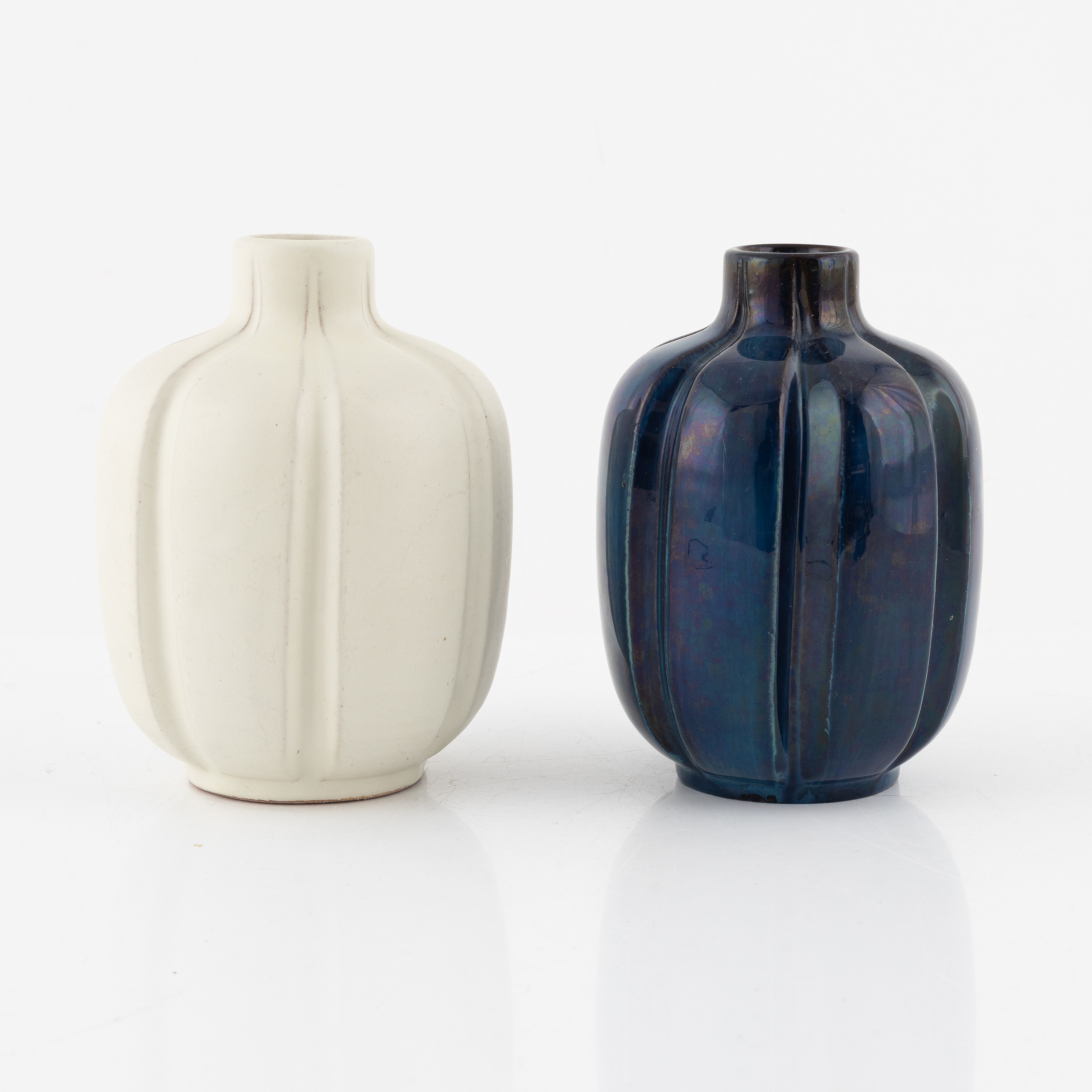 Vicke Lindstrand, vaser, 2 st, Upsala-Ekeby, 1940-tal. - Bukowskis