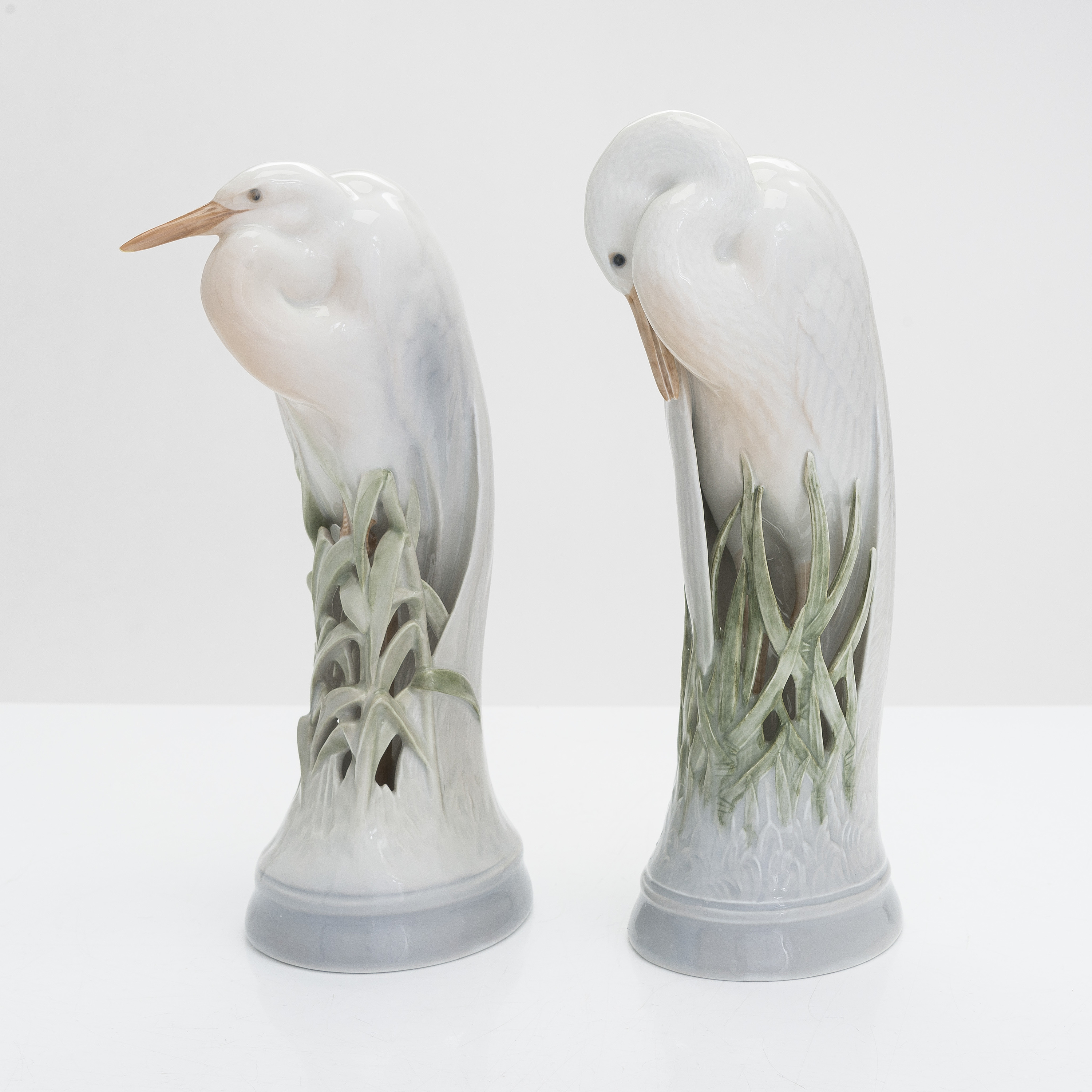 Theodor Madsen, figuriineja, 2 kpl, Royal Copenhagen, Tanska, 1957 ...