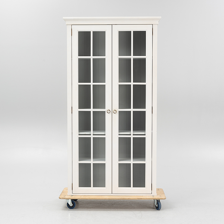 Vitrinskåp, "Stockholm", Englesson. - Bukowskis