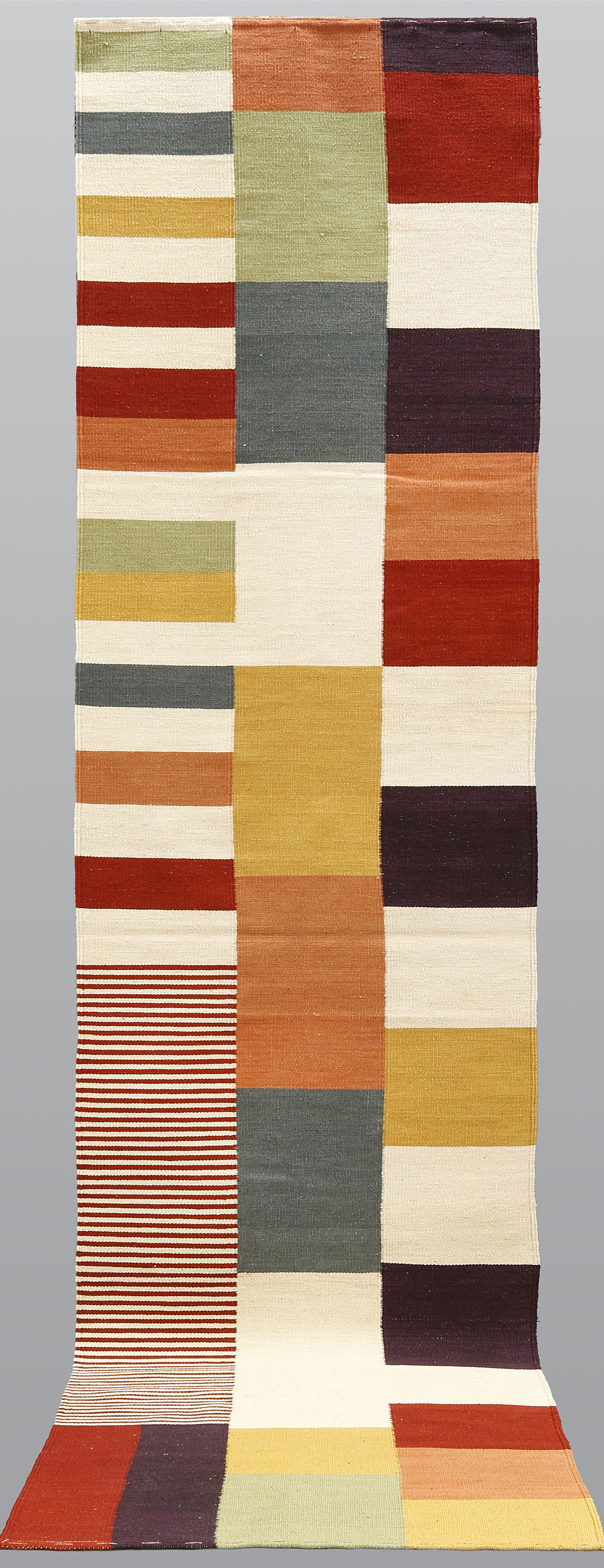 An oriental flat weave runner, c 450 x 79 cm. - Bukowskis