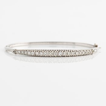 Armring 18K guld runda briljantslipade diamanter. - Bukowskis