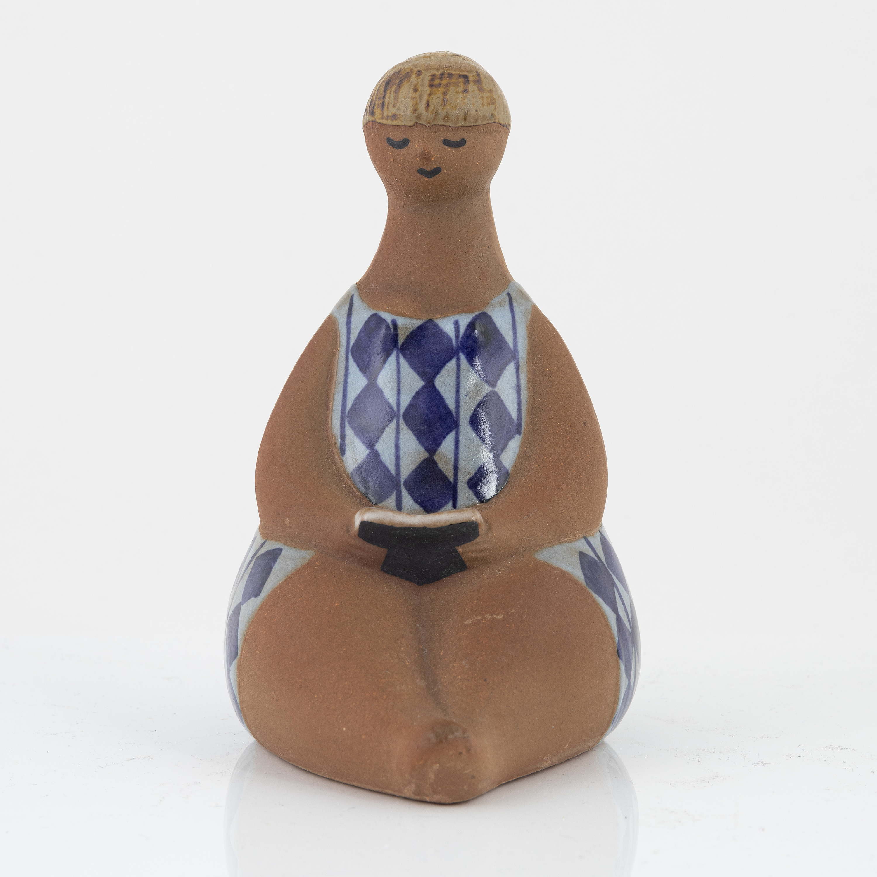 Lisa Larson, figurin, "Amalia", ur serien "ABC-flickorna", Gustavsberg. - Bukowskis