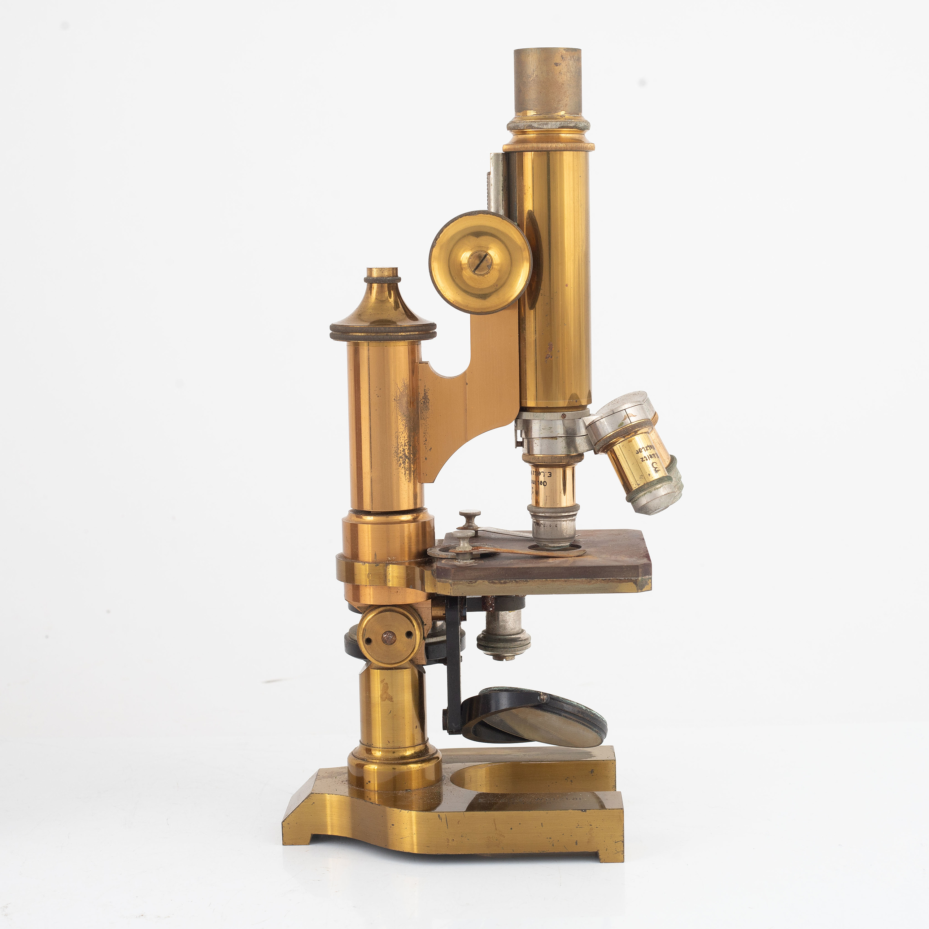 E. Leitz Wetzlar, a brass microscope, circa 1900. - Bukowskis