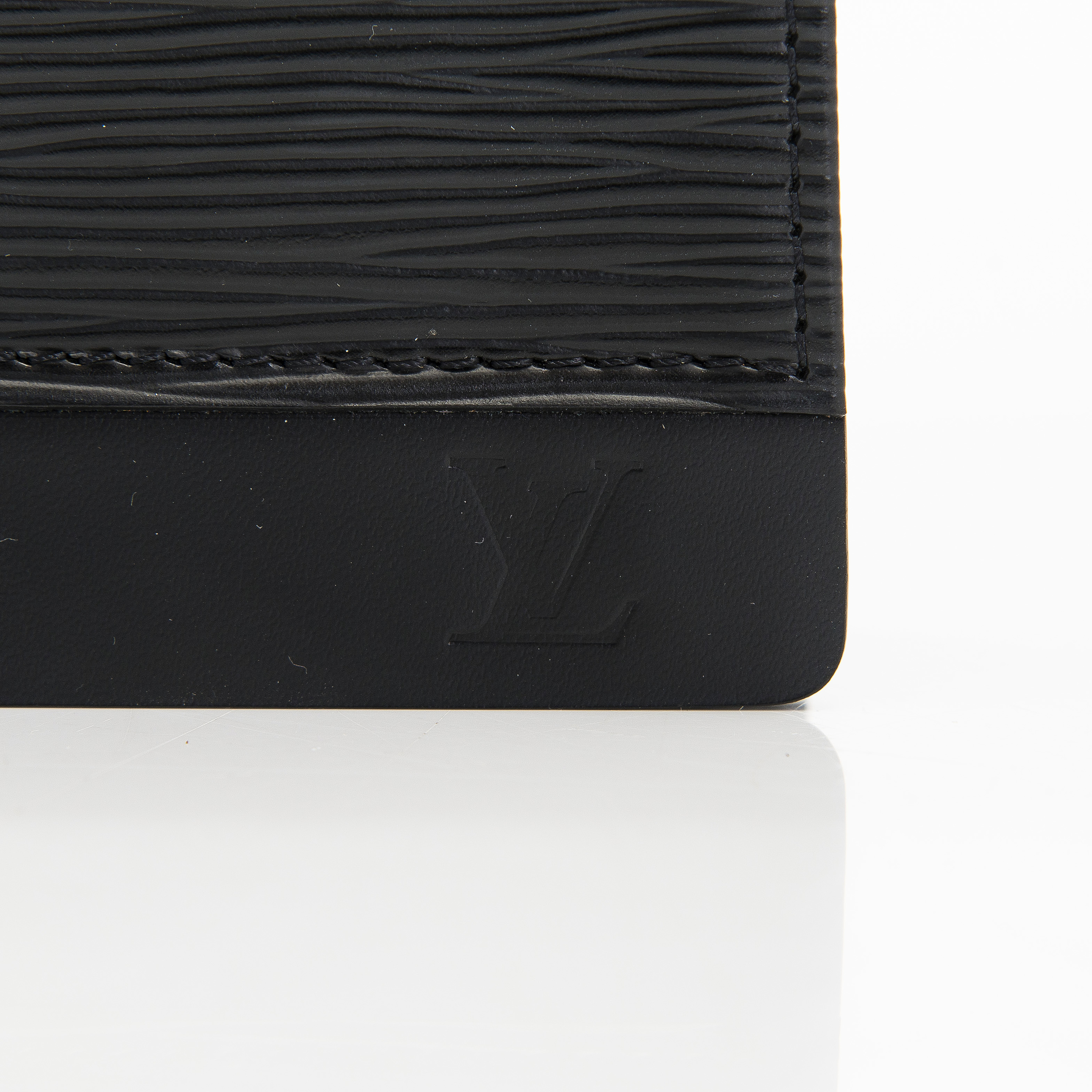 Louis Vuitton, an Epi leather 'Honfleur' bag, - Bukowskis