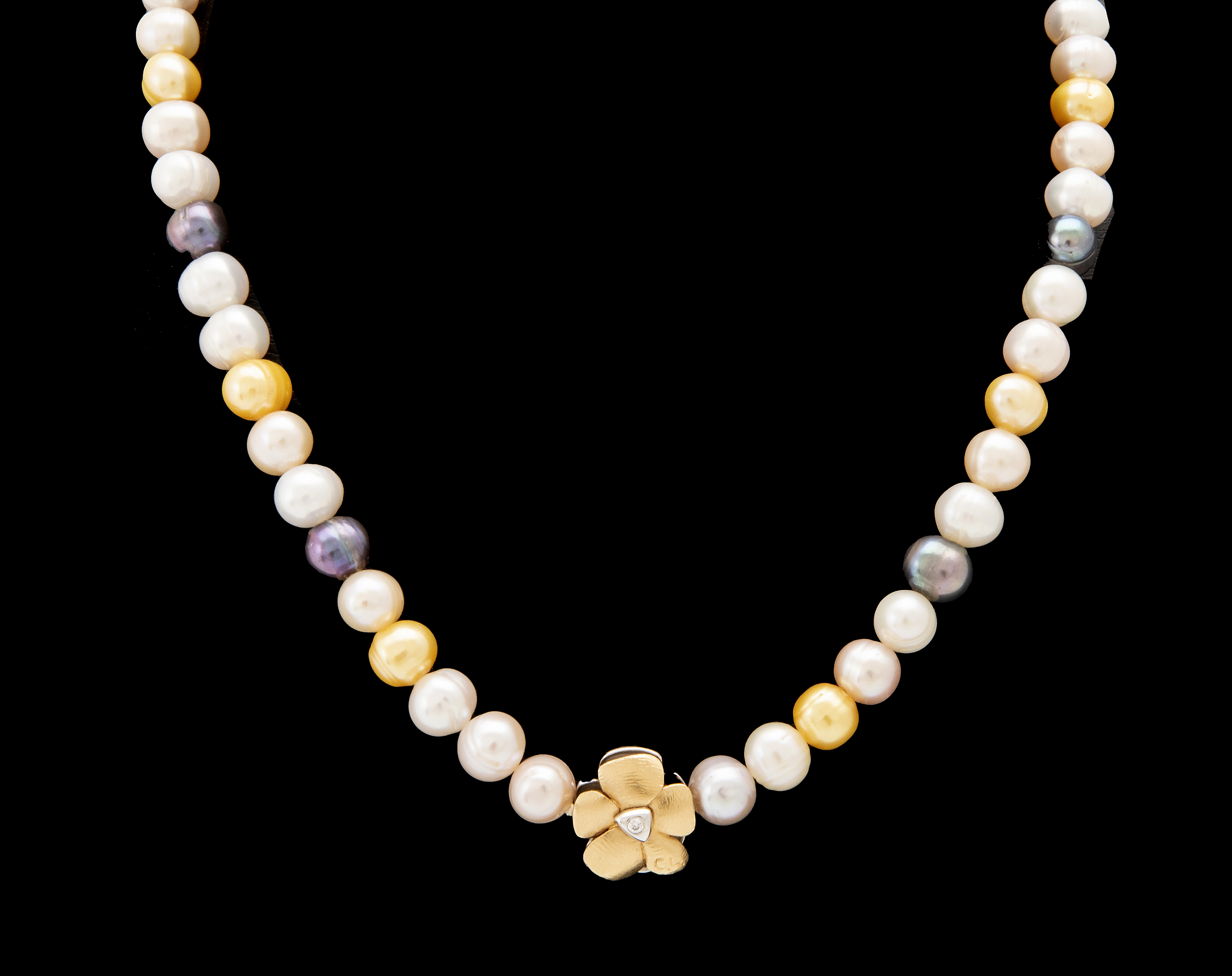 Ole Lynggaard, necklace with cultured pearls and clasp of 18K white and ...