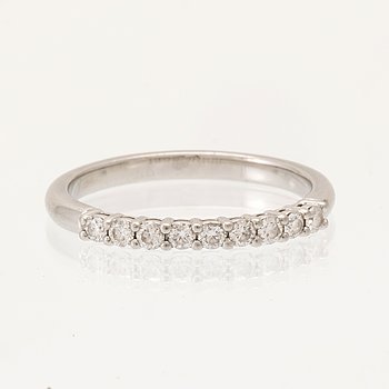 Tiffany & Co, ring halvallians Platina 950 med runda briljantslipade ...