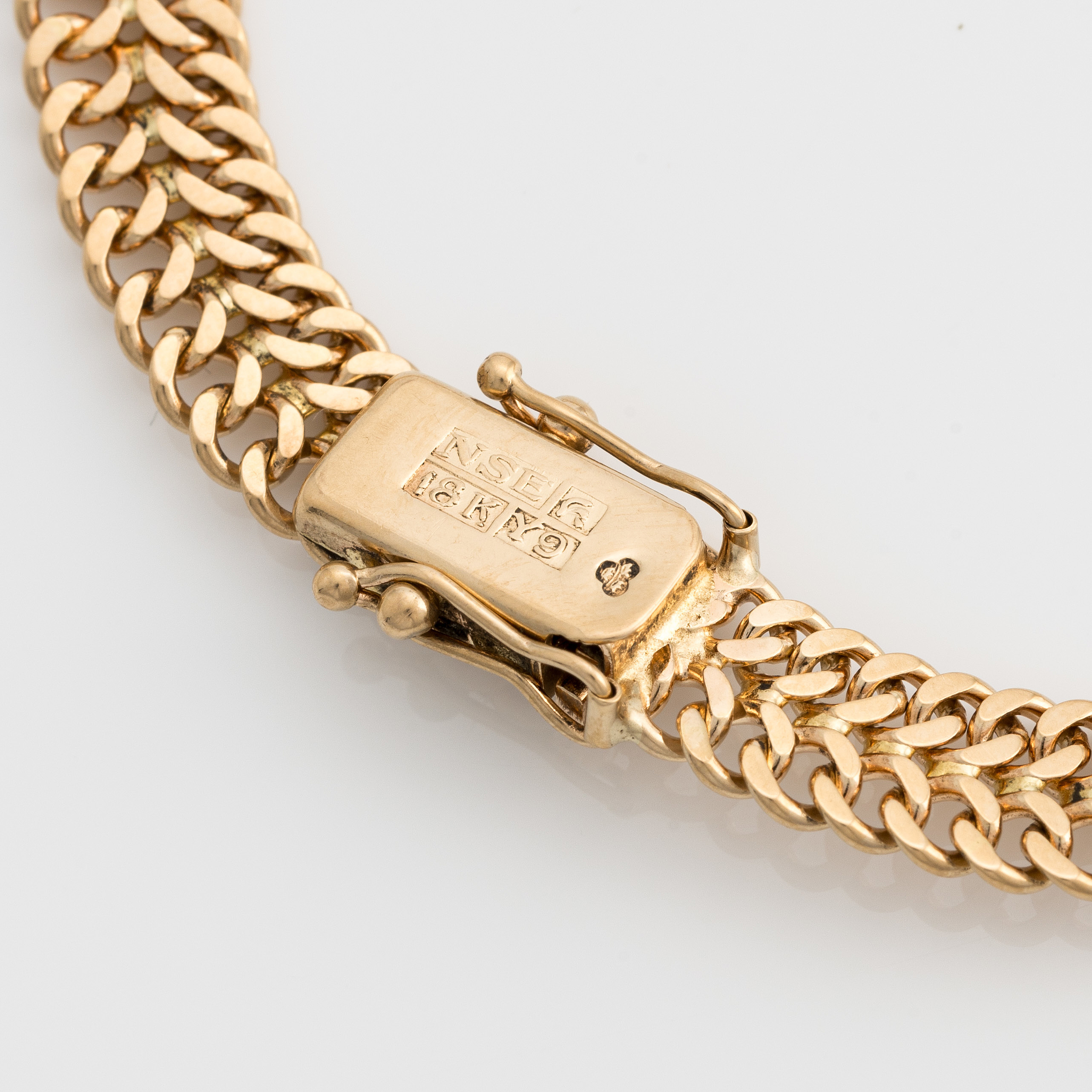 Bracelet 18K gold, herringbone link. - Bukowskis