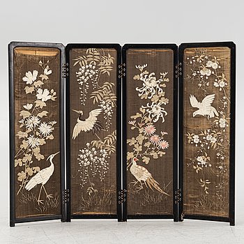 An embroidered folding screen, China, 20th Century. - Bukowskis