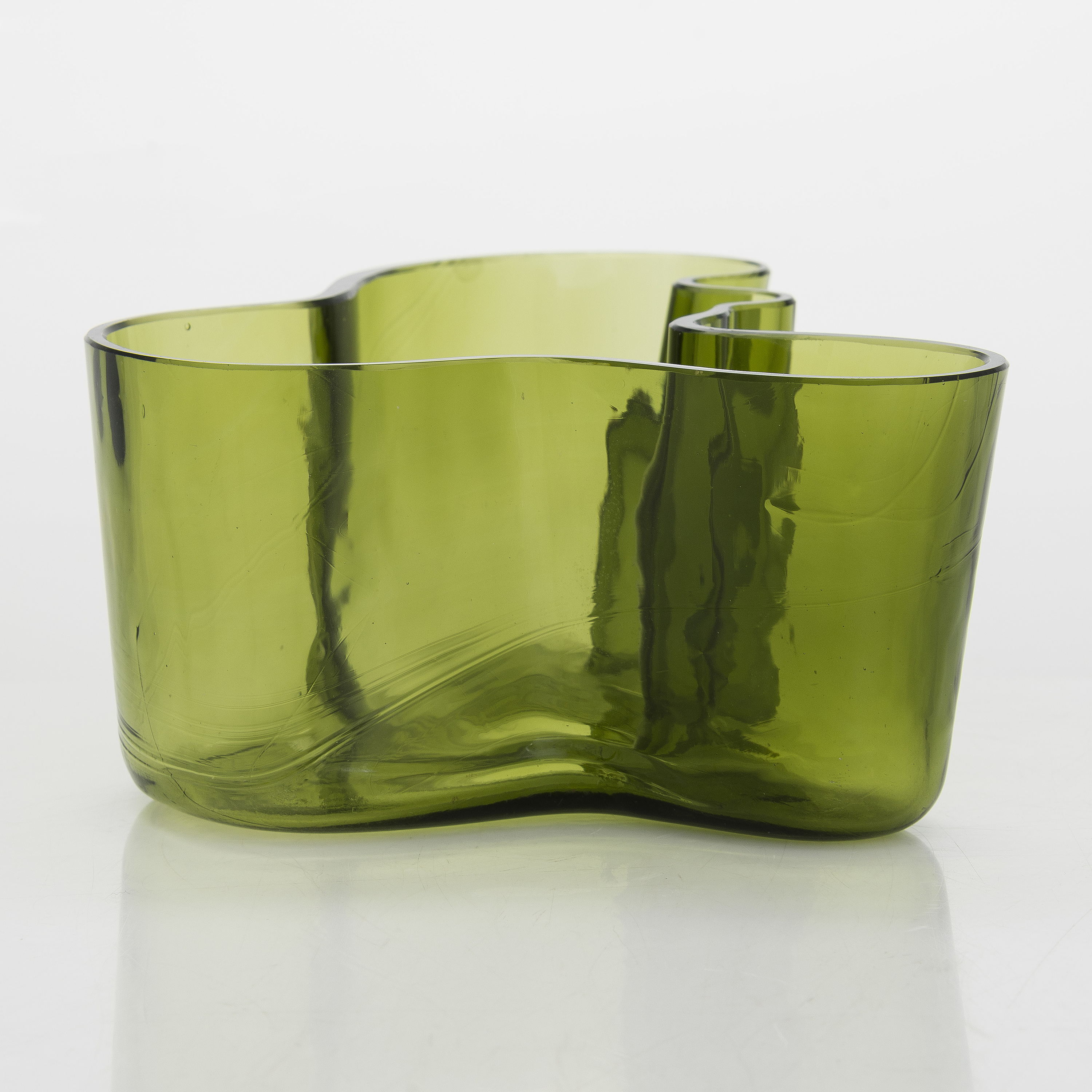 Alvar Aalto, A '9750' vase Karhula Glassworks in production 1937-1949 ...