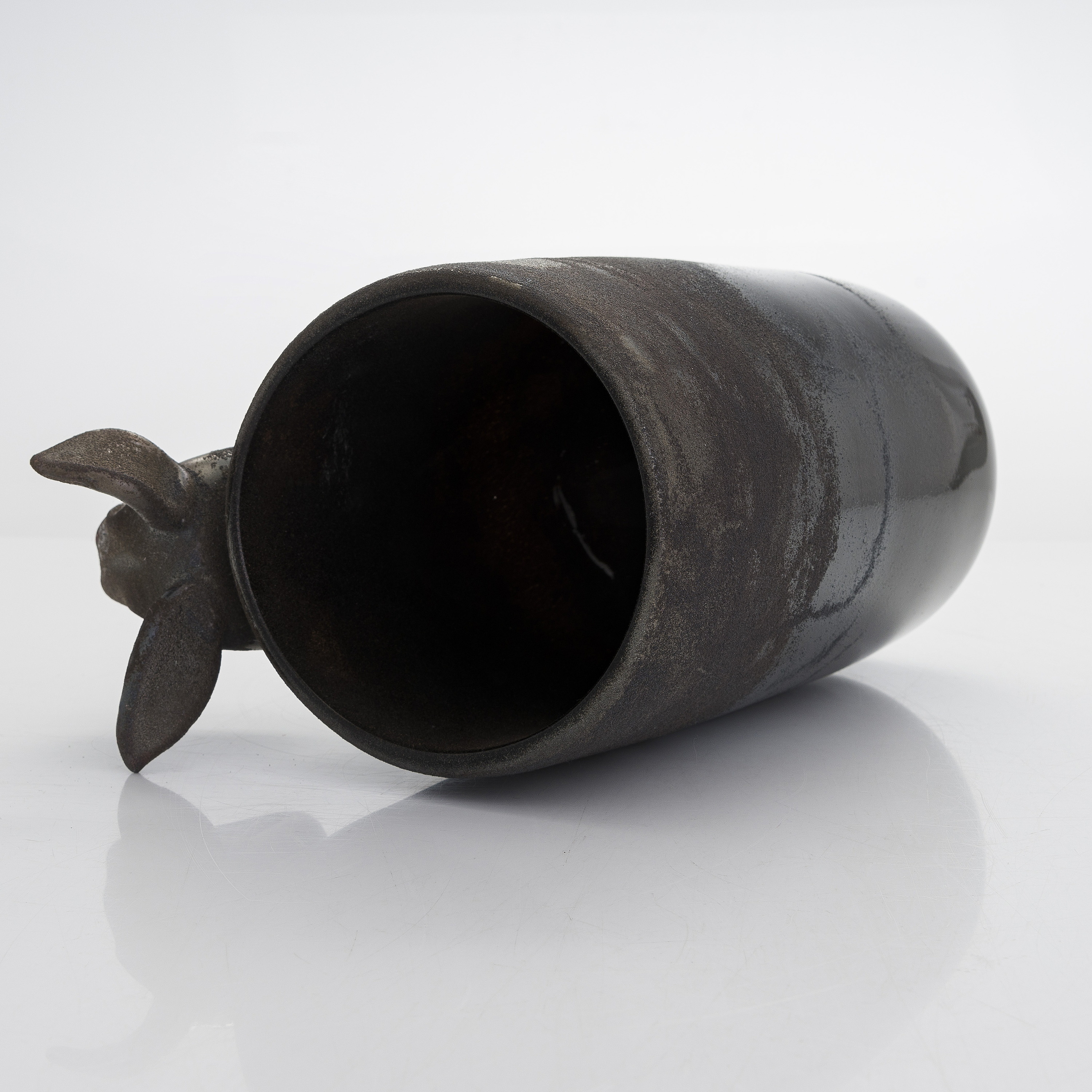 Joonas Laakso, a glass vase, signed J. Laakso OXIIIII. - Bukowskis
