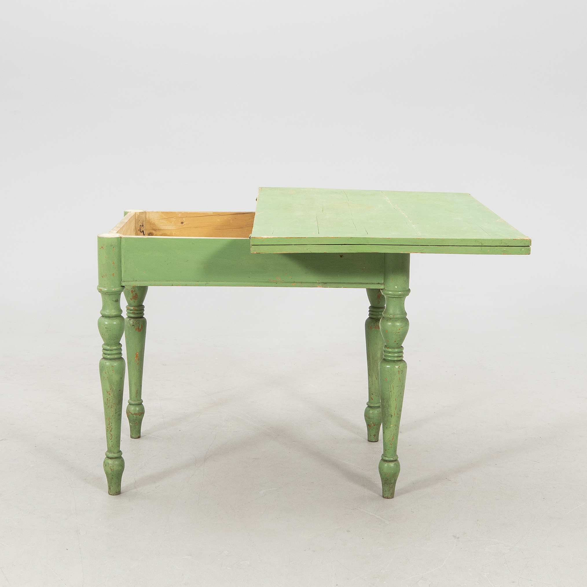 Dining table/kitchen table circa 1900. - Bukowskis