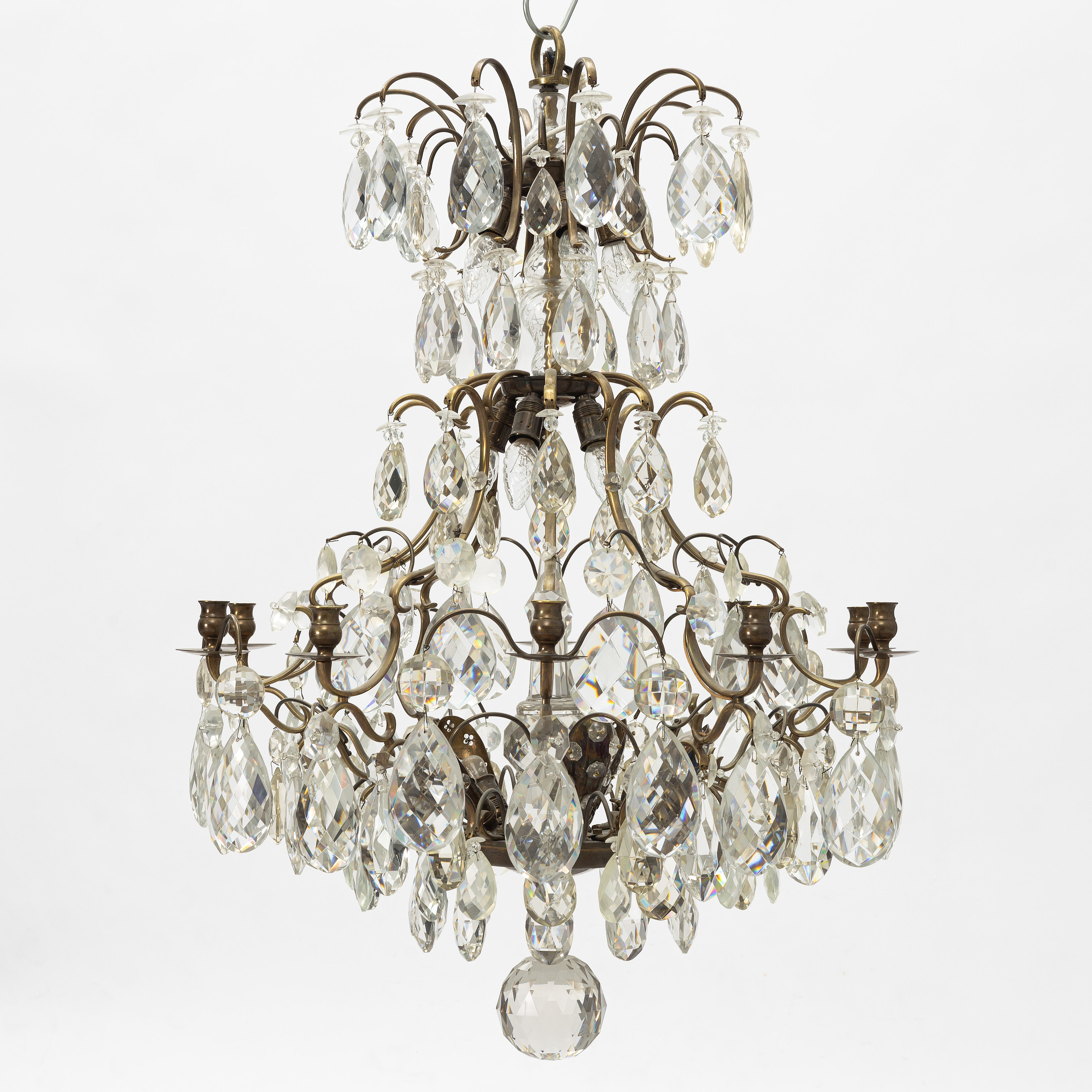 A Rococo Style Chandelier, first half of the 20th Century. - Bukowskis