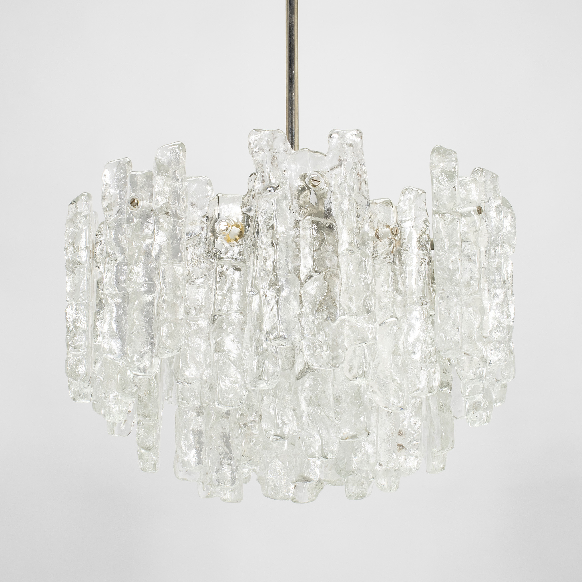 A 1960s "Ice block chandelier" by J.T Design, Kalmar, Austria. - Bukowskis