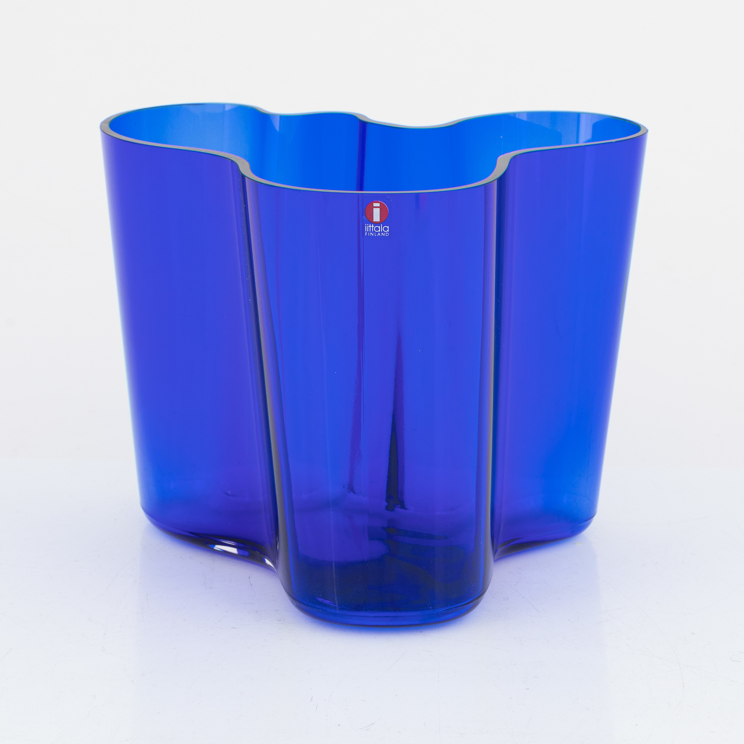 Alvar Aalto, a 'Savoy' vase, Iittala, Finland, 1995. - Bukowskis