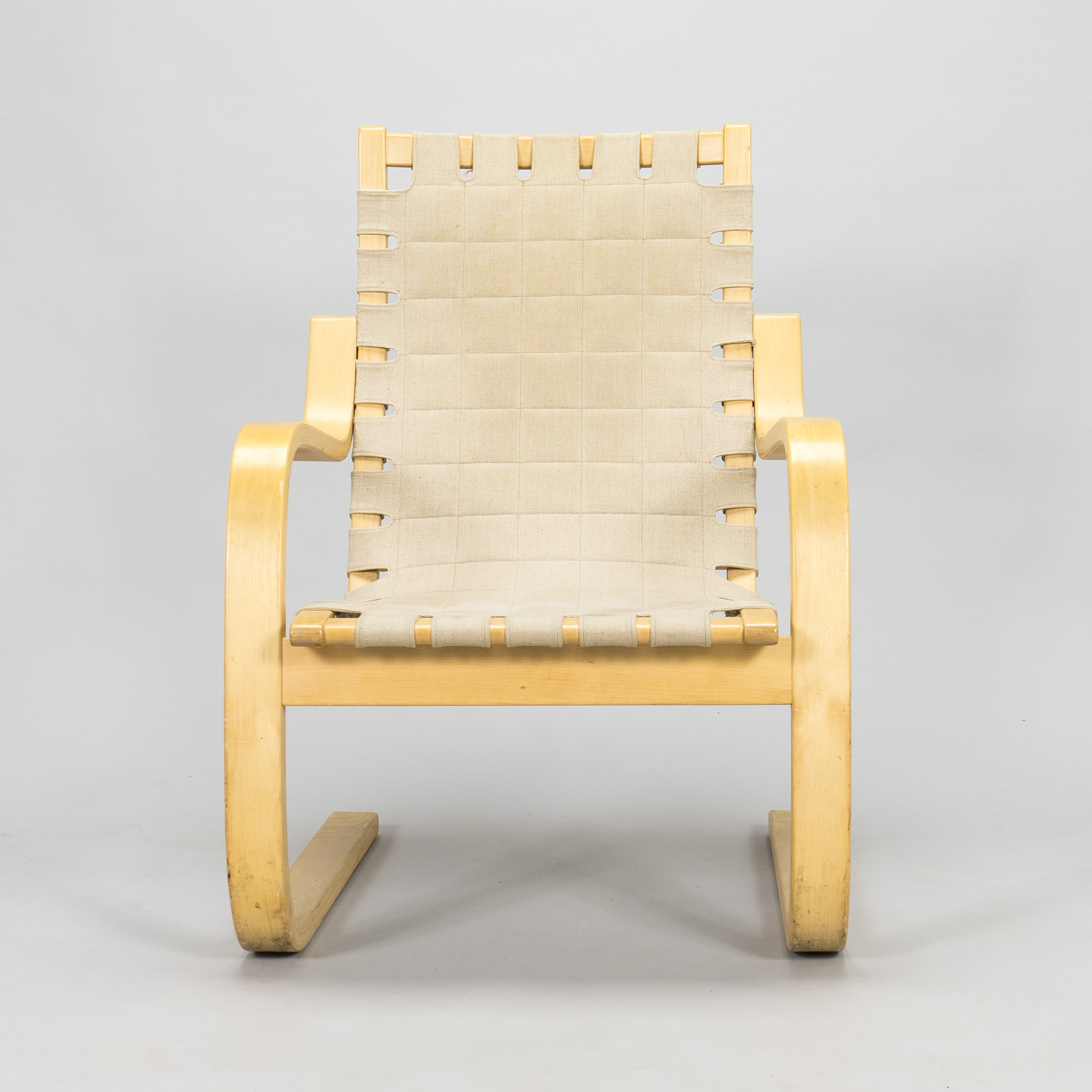 Alvar Aalto, fåtölj, modell 406, Artek, Finland. - Bukowskis